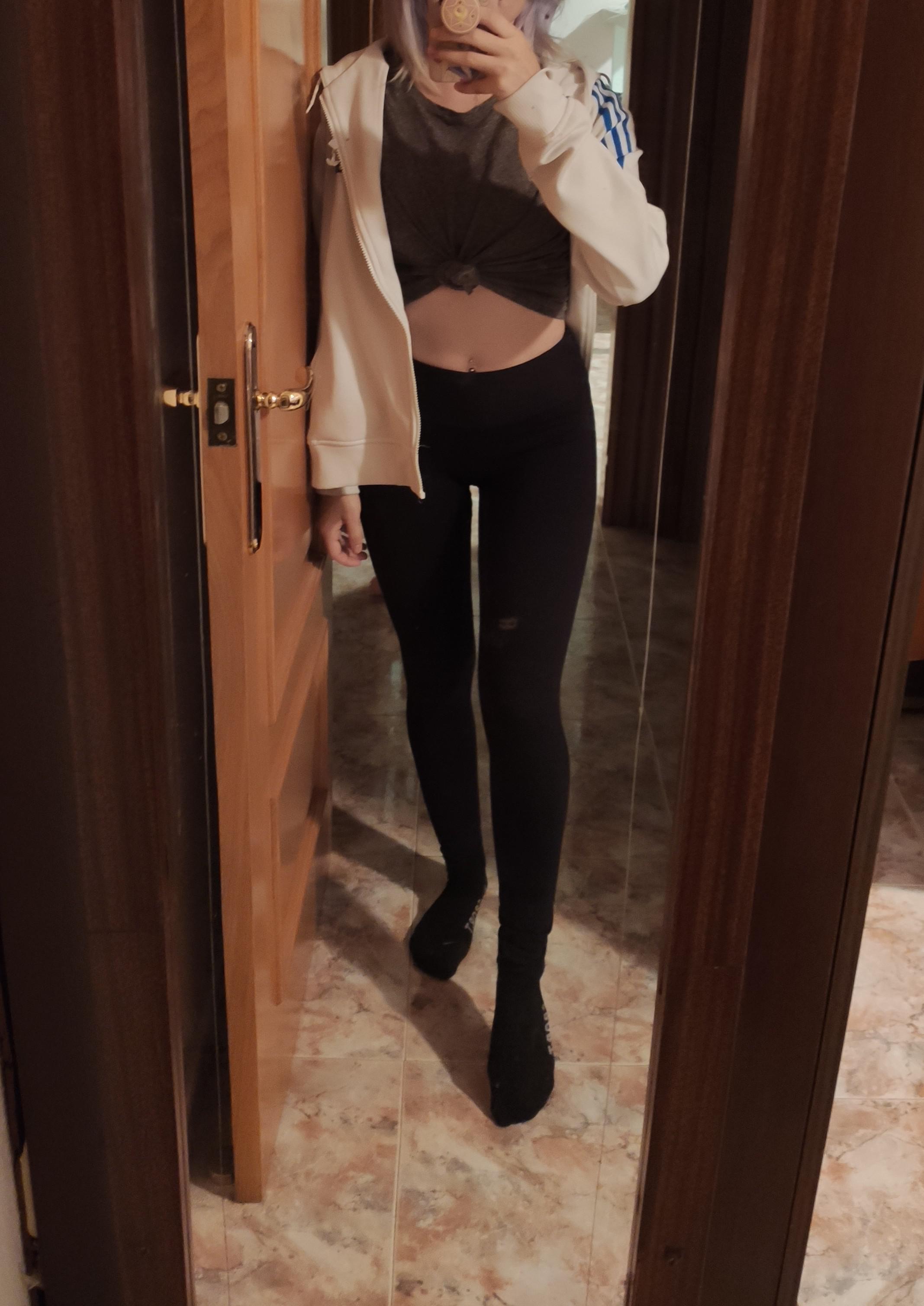 Feeling bigger than ever. and since that photo I had a massive binge. Hate myself. | Scrolller