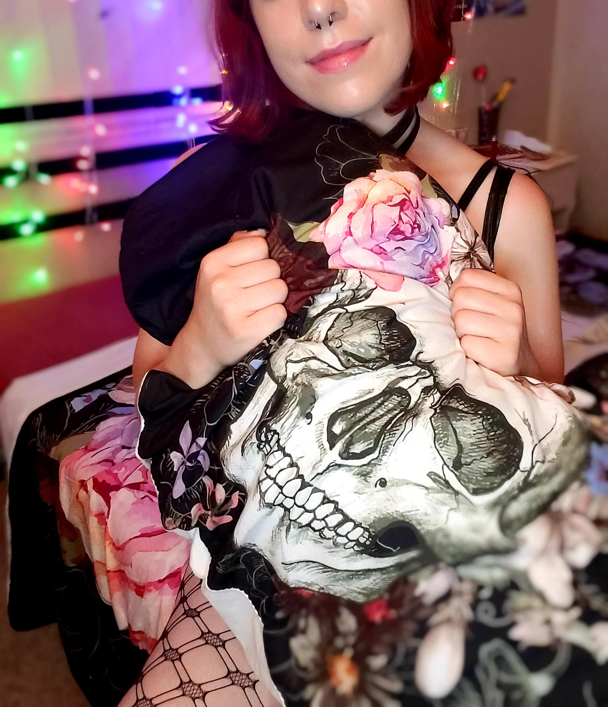 Feeling cute and dark, might delete 🤗 | Scrolller