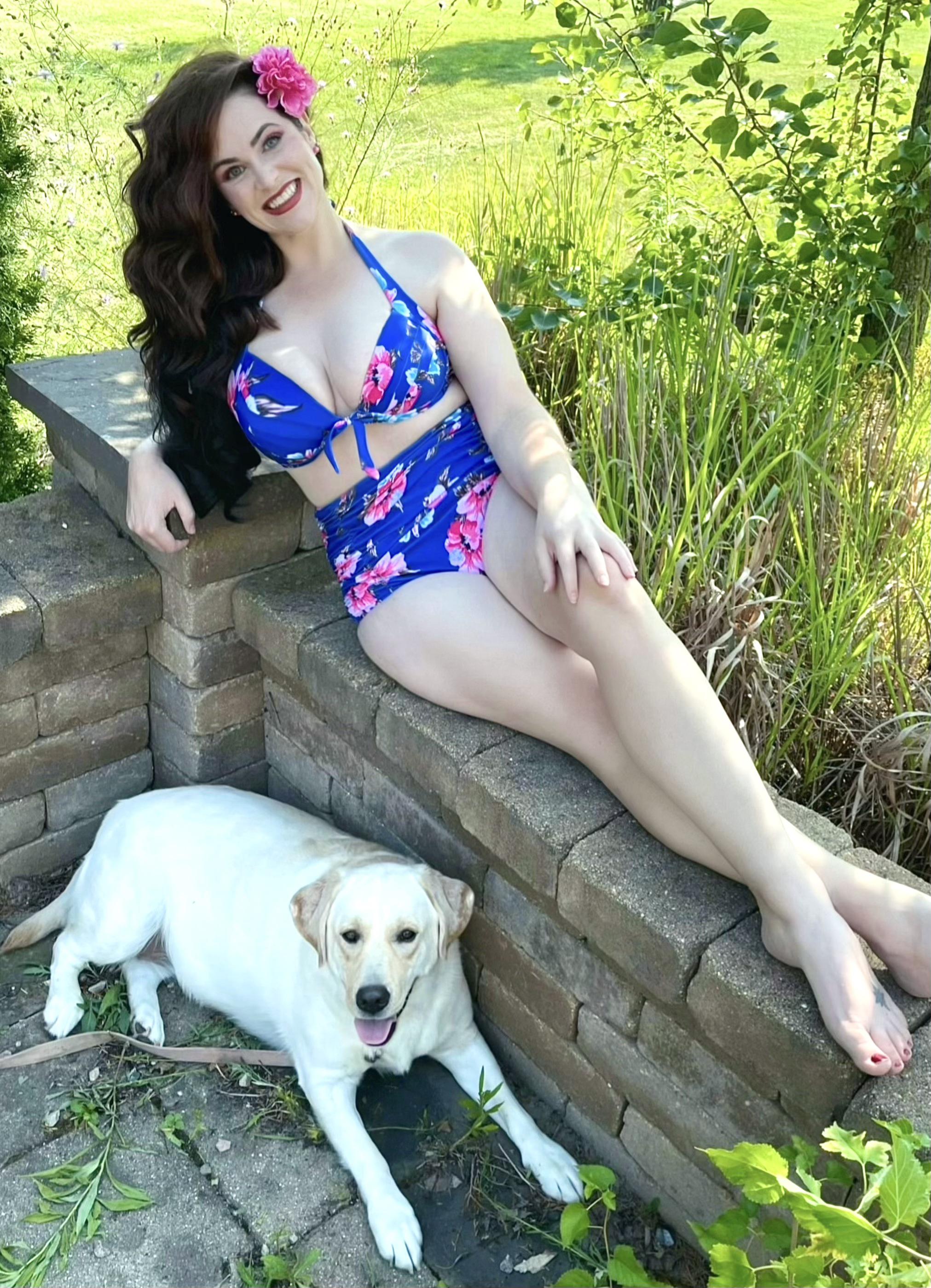 Feeling cute with my pup 🐾🦴 | Scrolller