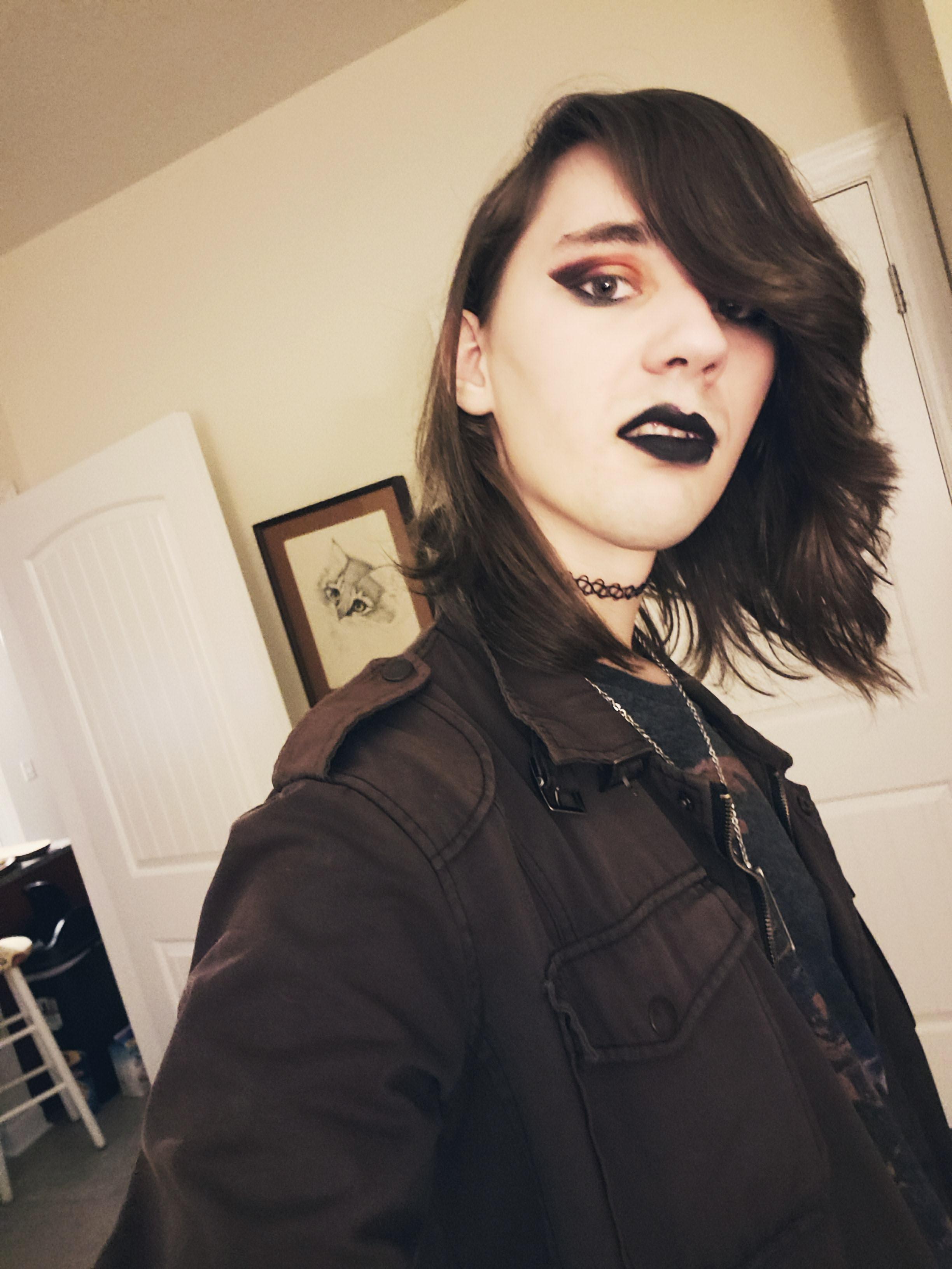 Black lipstick | Scrolller