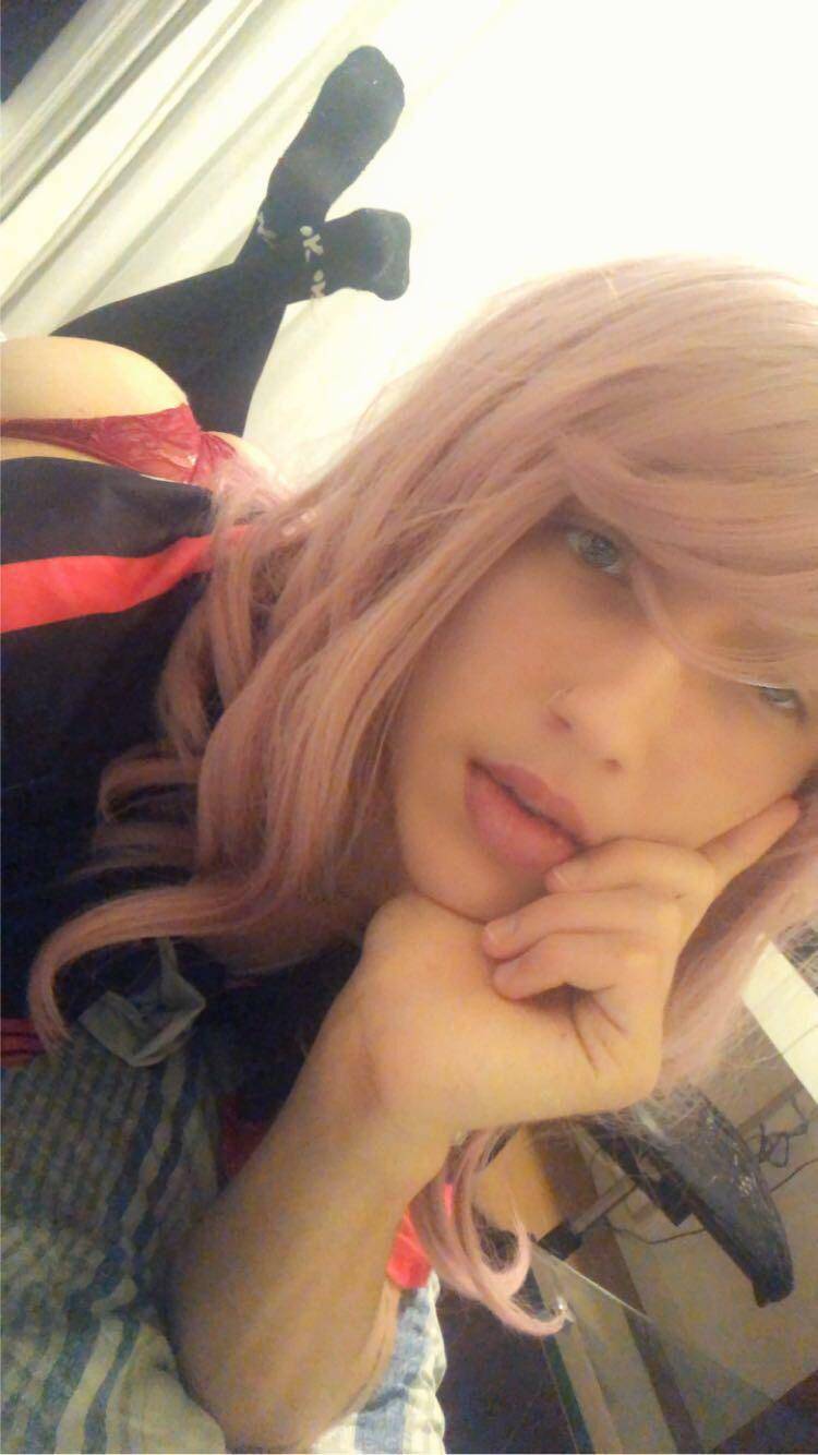 Feeling kinda cute in this one... 😅 | Scrolller