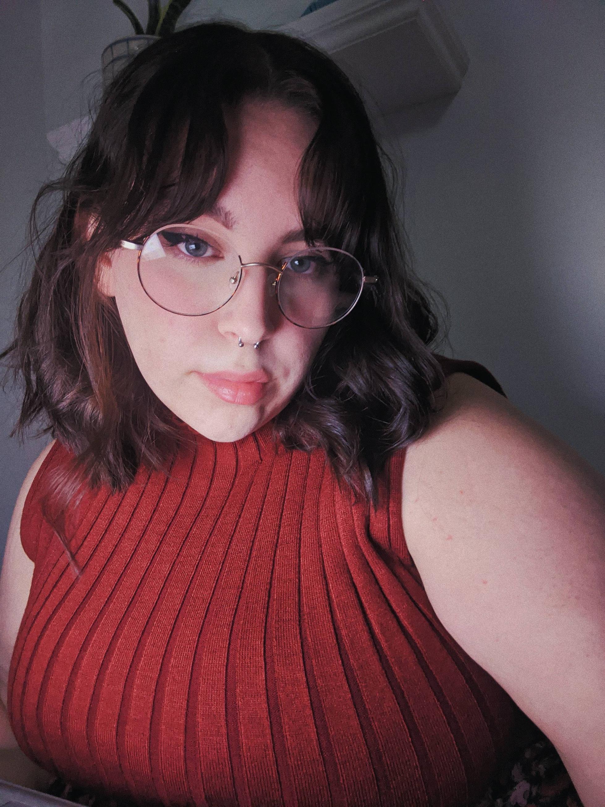 feeling like dark haired velma | Scrolller