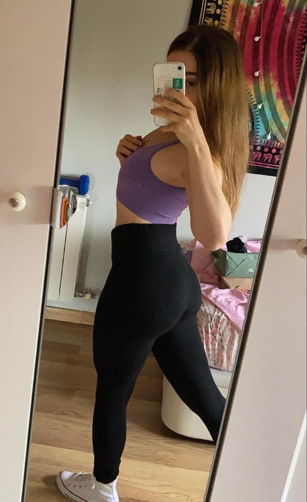feeling so confident atm! 19yrs / F / 152cm | Scrolller