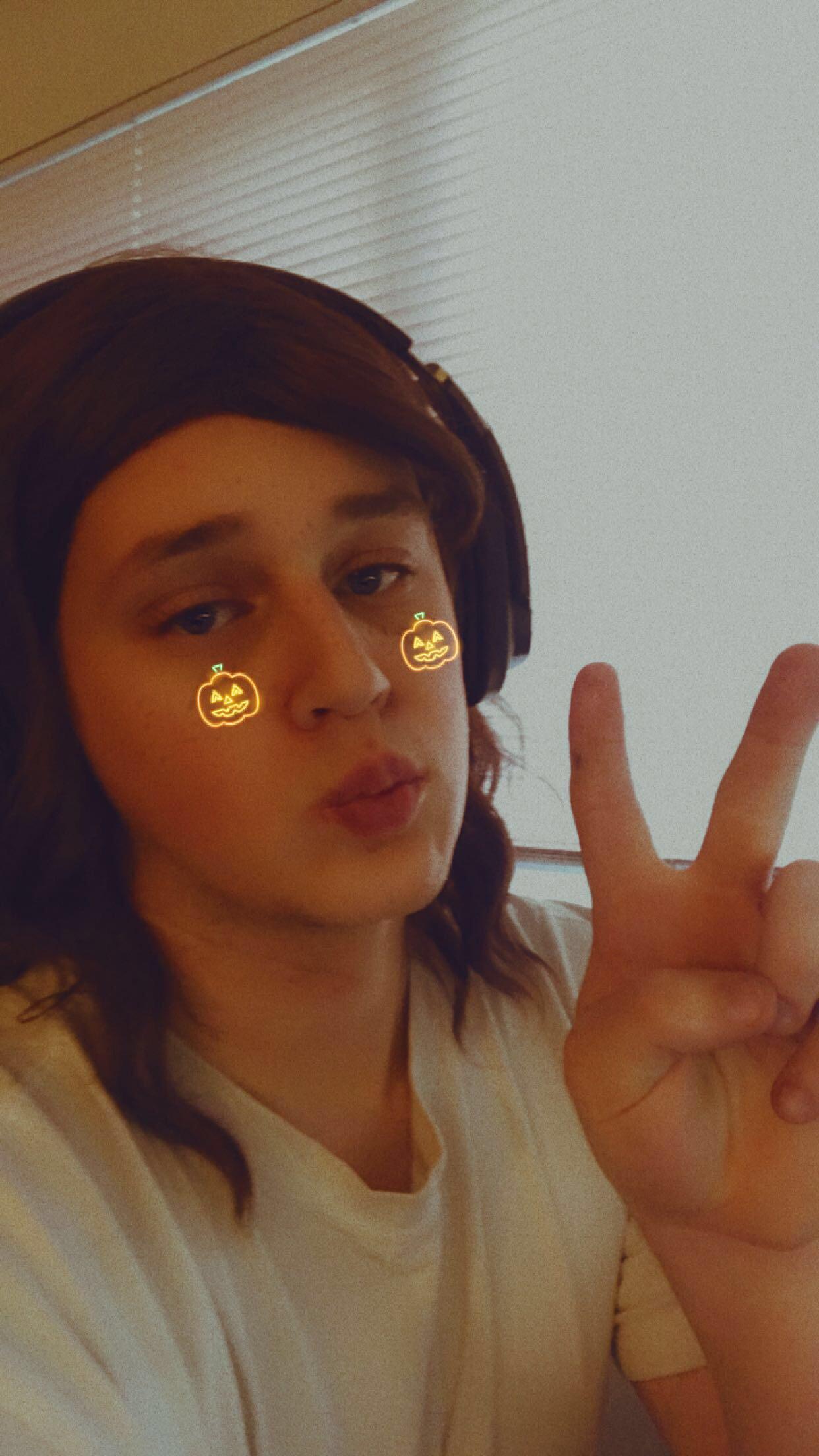 Feeling The Gamer Girl Vibes Scrolller