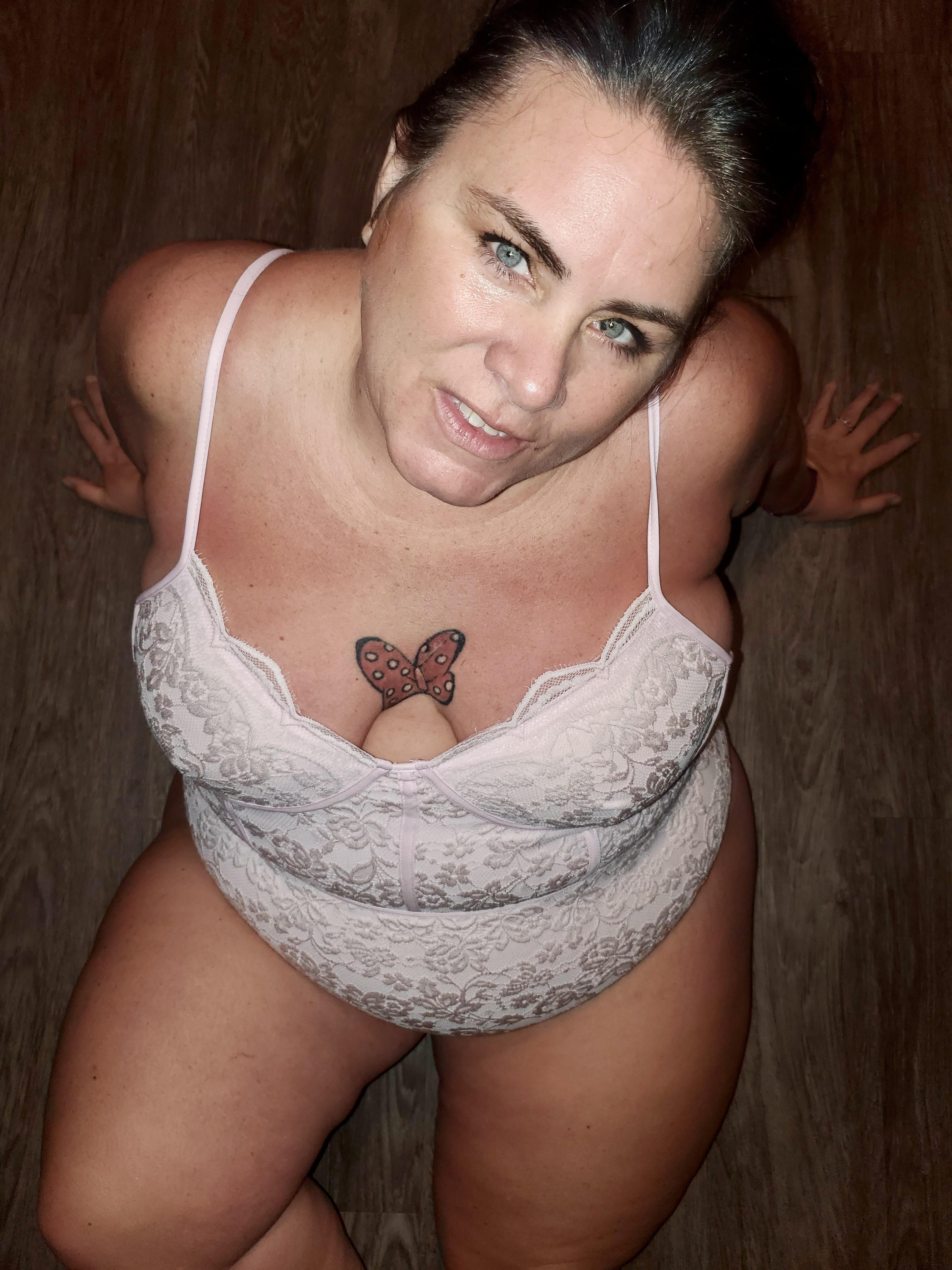 Feeling ultra feminine this morning. | Scrolller