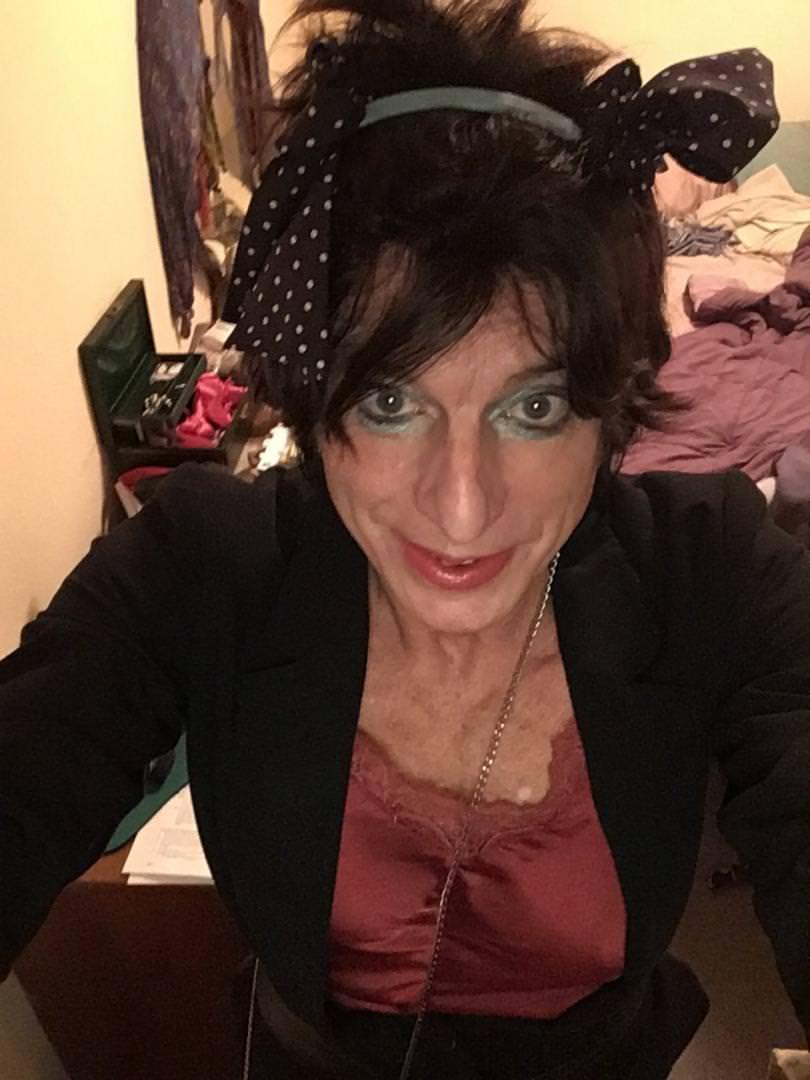 Feeling very pretty at 60 | Scrolller