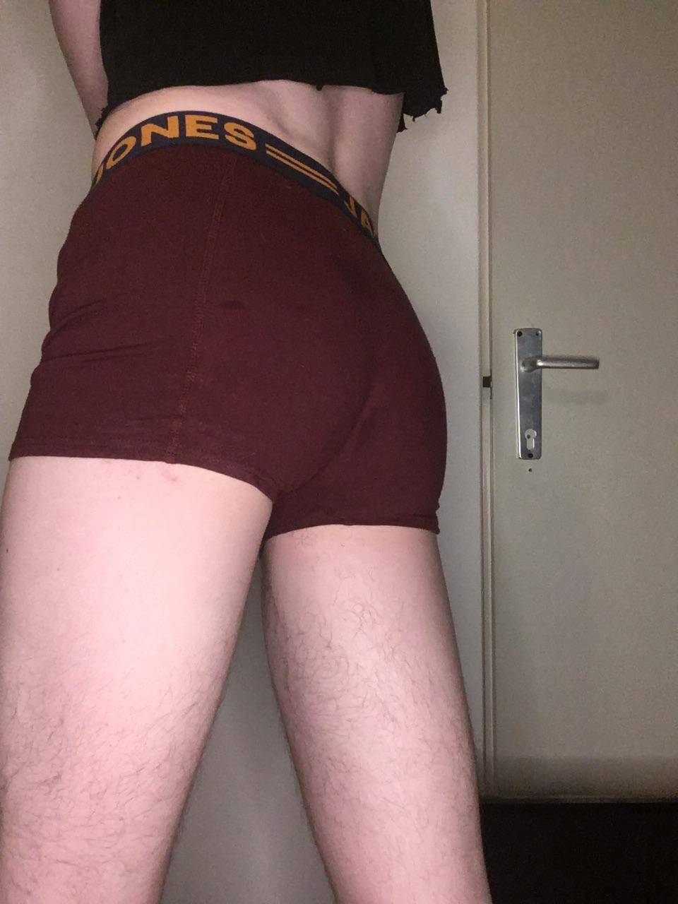 Felt cute in these shorts | Scrolller