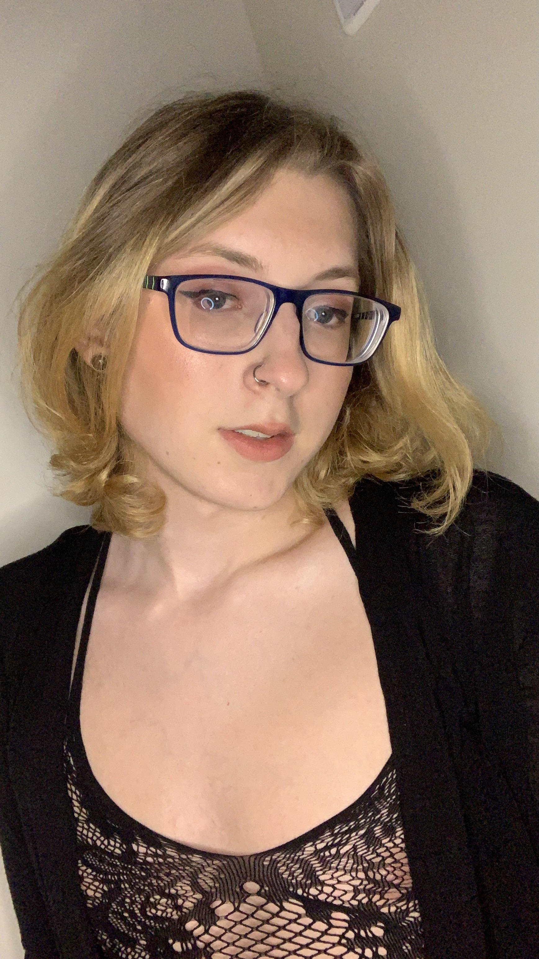 Felt cute might delete later | Scrolller