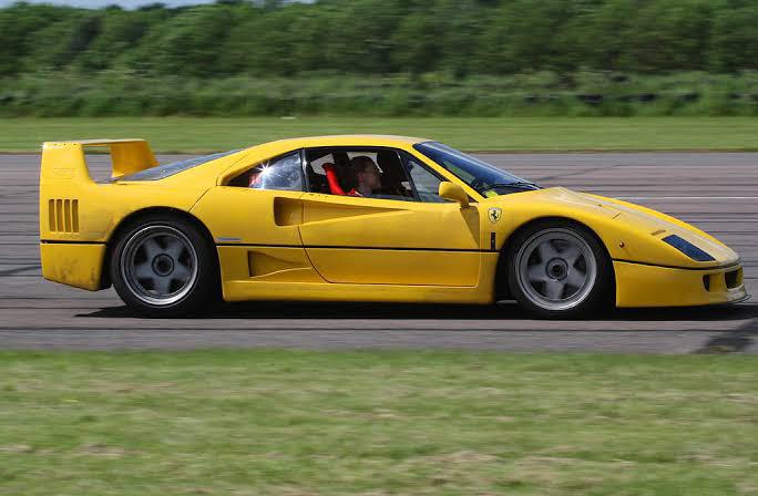 Ferrari F40 | Scrolller