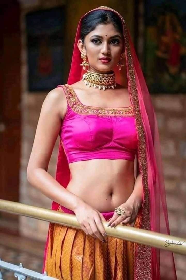 Festive Navel | Scrolller