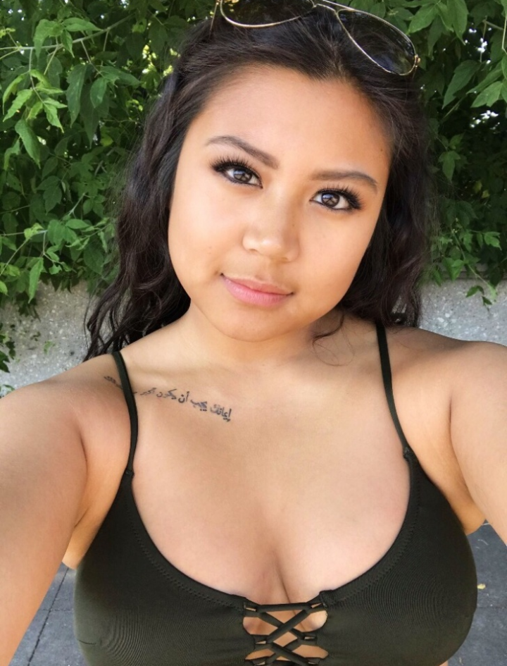 Filipina neighbor | Scrolller