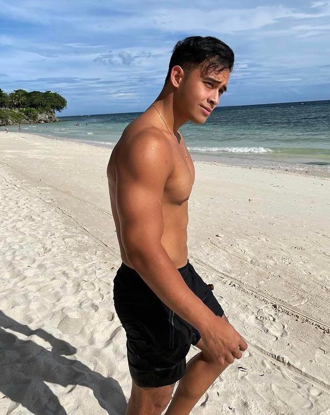 Filipino actor Diego Loyzaga | Scrolller