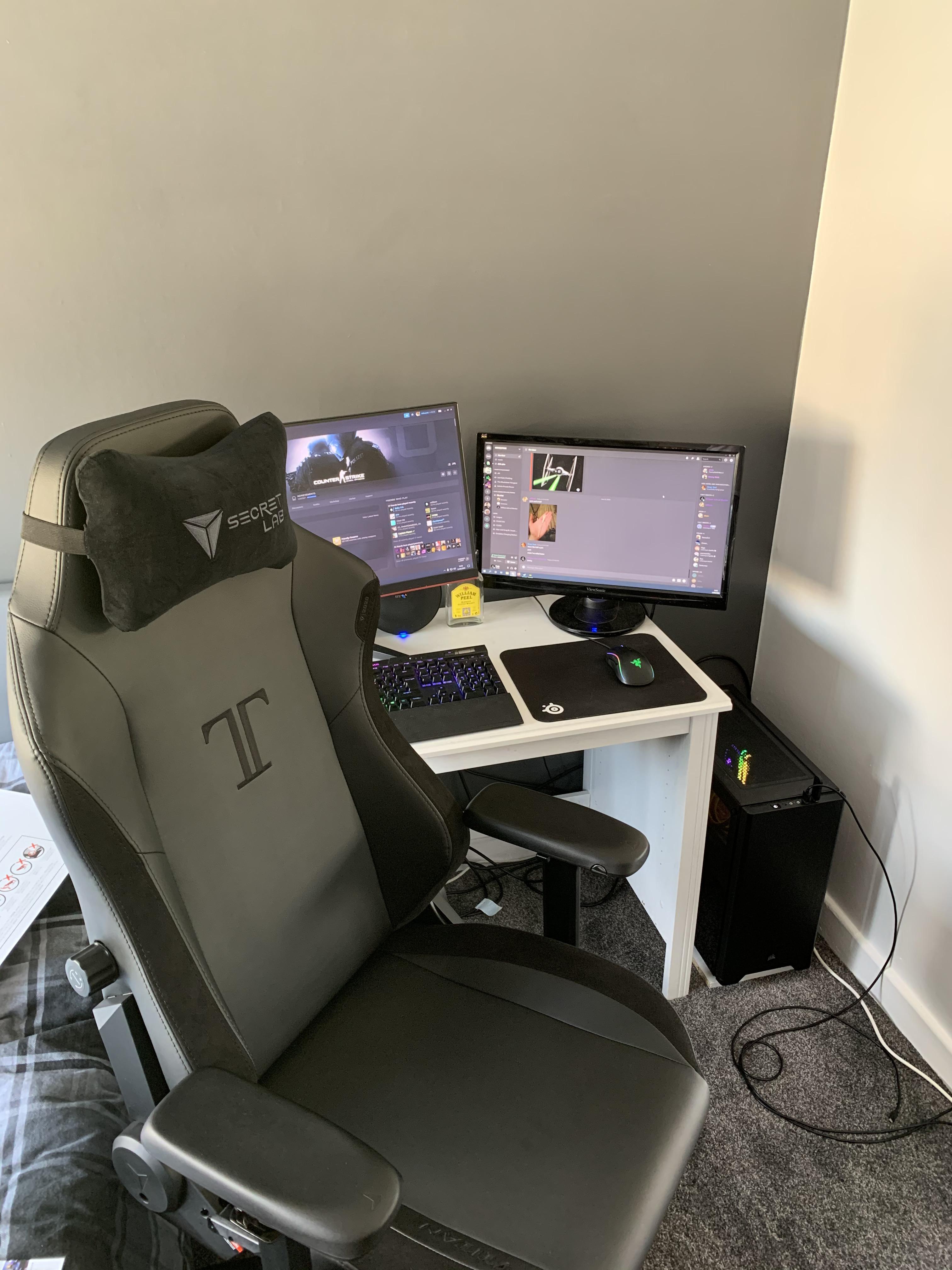 Finally arrived! #Secretlab | Scrolller