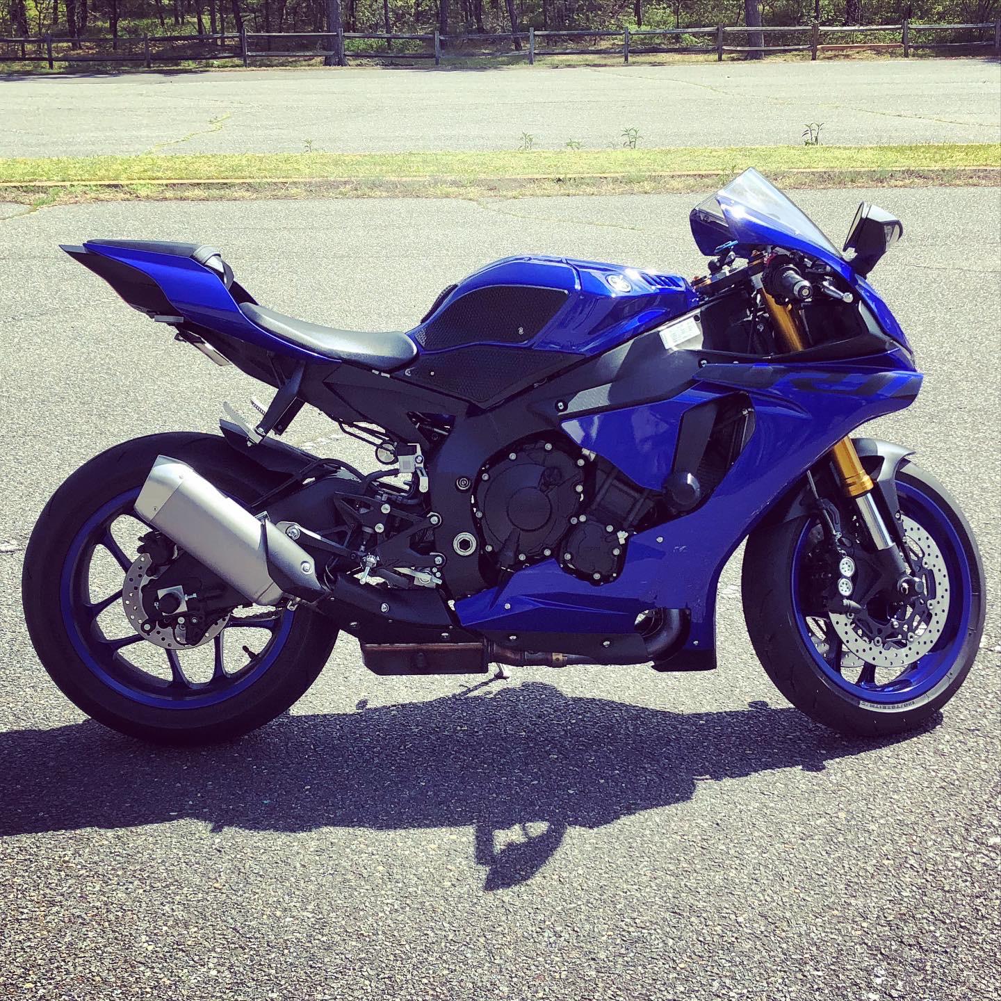 Finally got my dream bike! 2018 Yamaha R1! | Scrolller