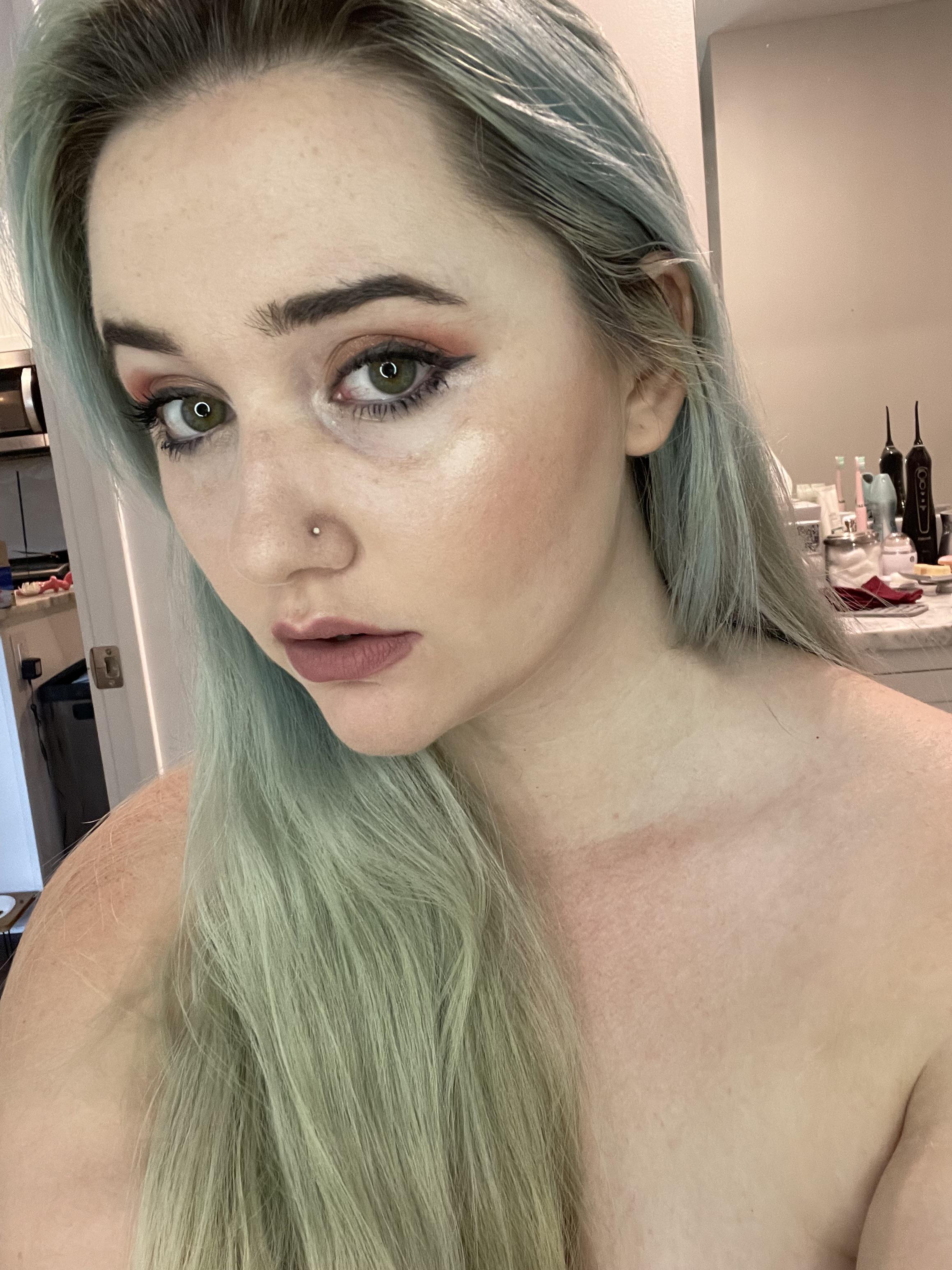 Finally learning how to do makeup for the first time! How’d I do? | Scrolller