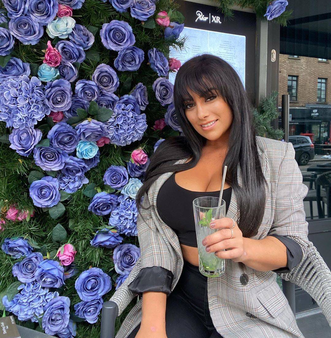 Fiona Siciliano | Scrolller