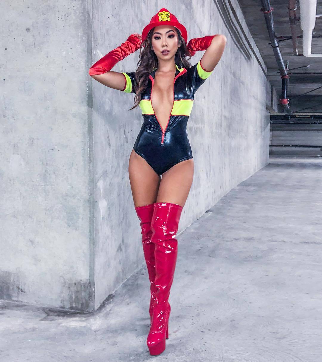 Firefighter Costume | Scrolller