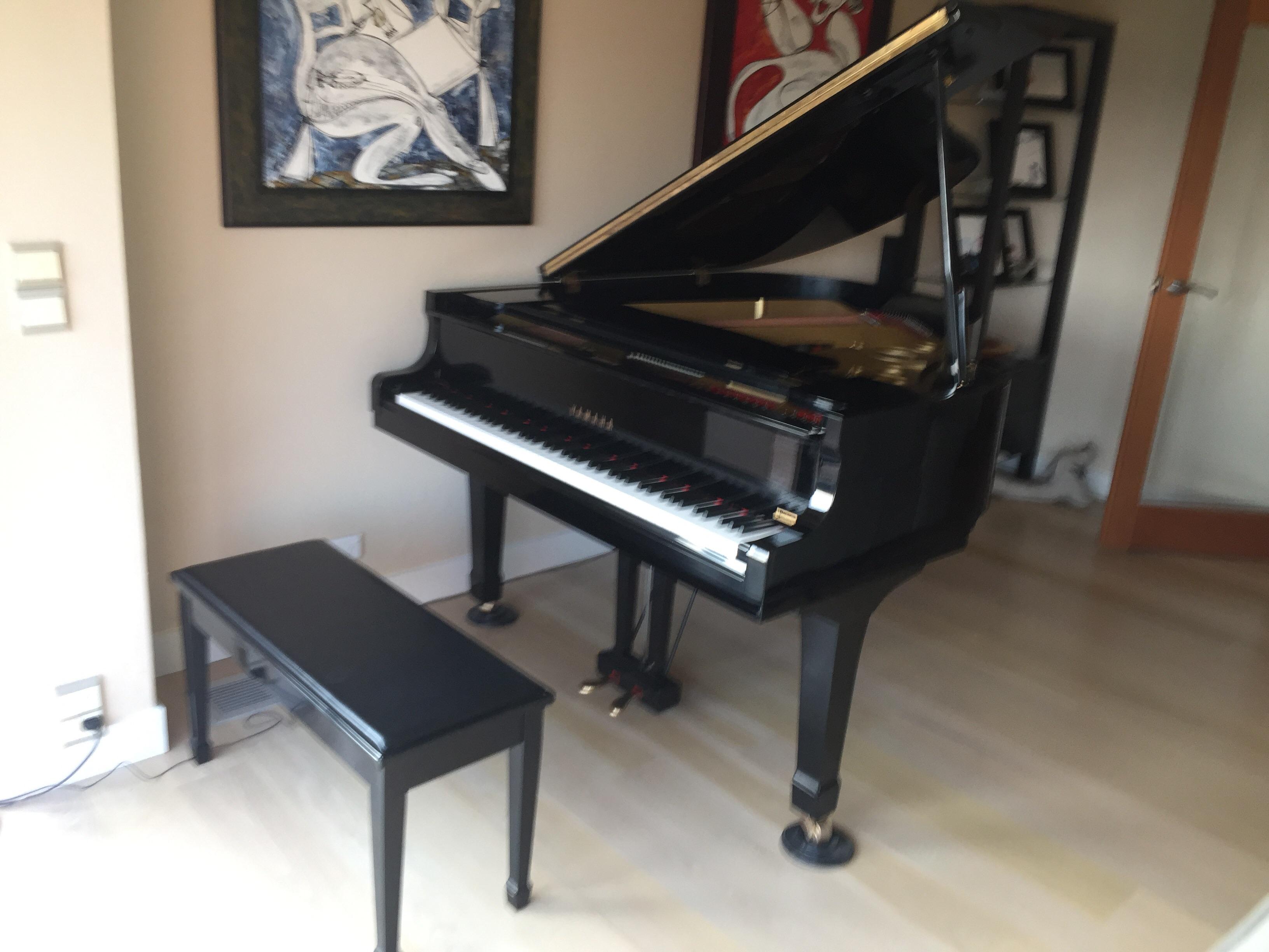 First Actual Piano! (Yamaha G2) | Scrolller