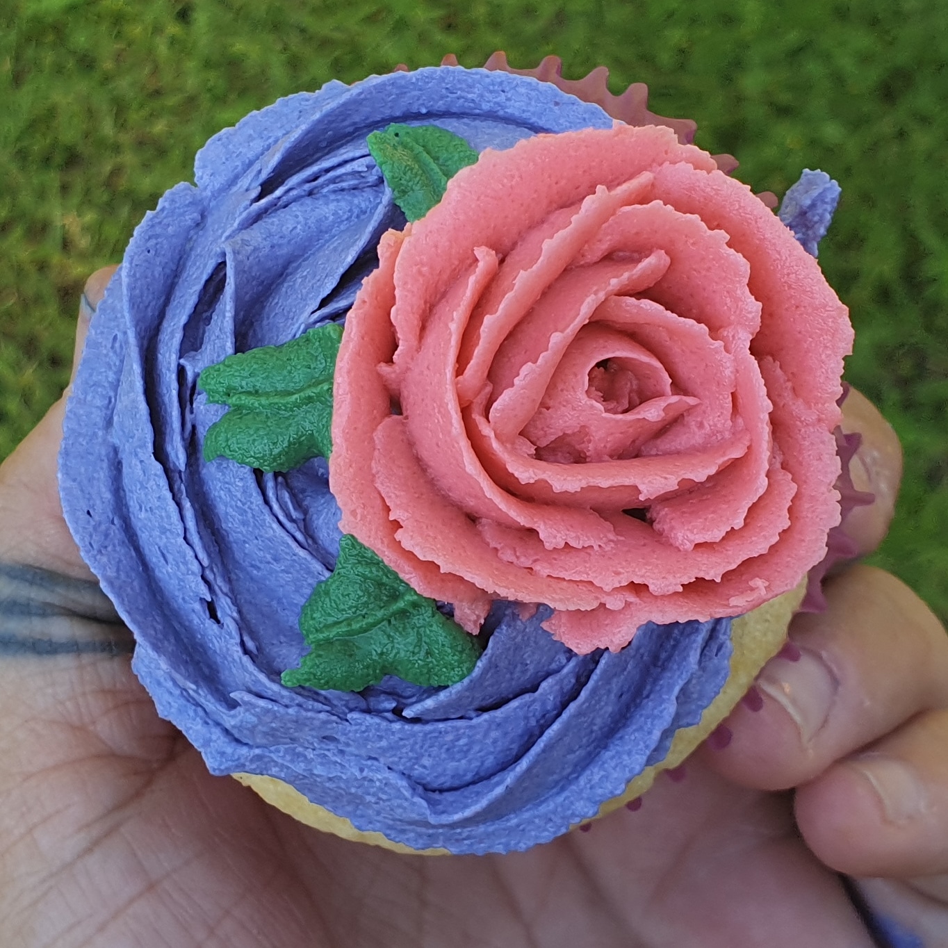 First attempt at buttercream roses | Scrolller