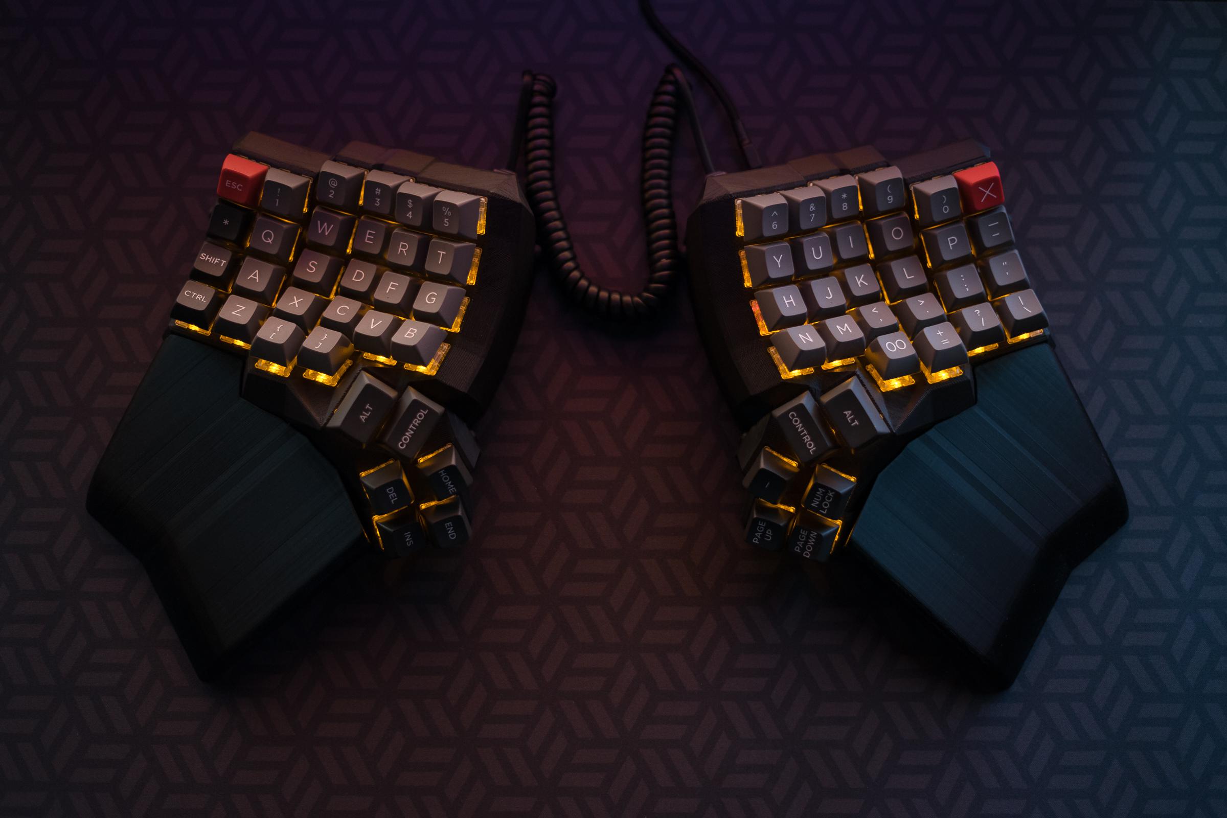 First dactyl build finished | Scrolller