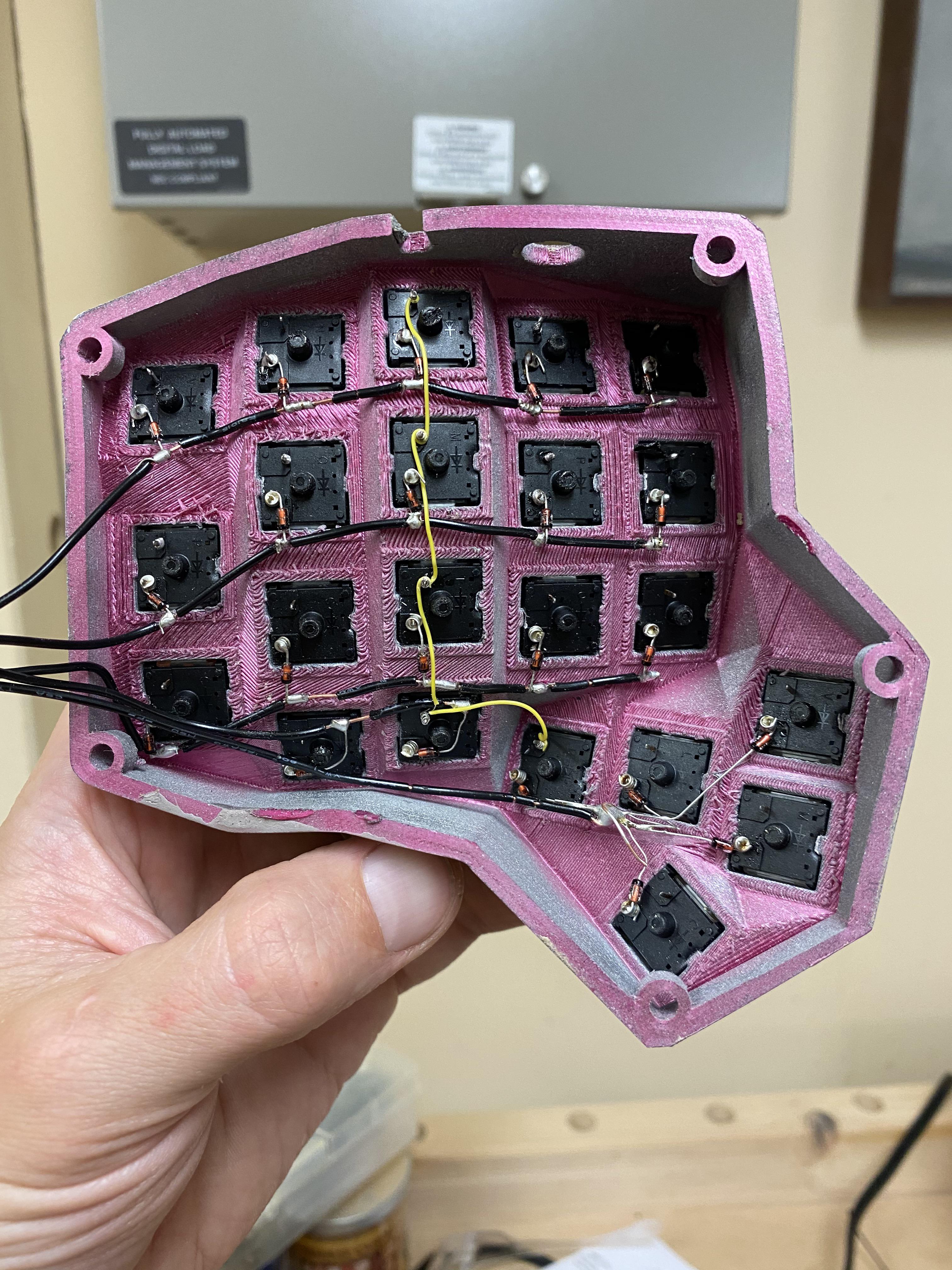 First dactyl build - sanity check after all rows + 1 column | Scrolller