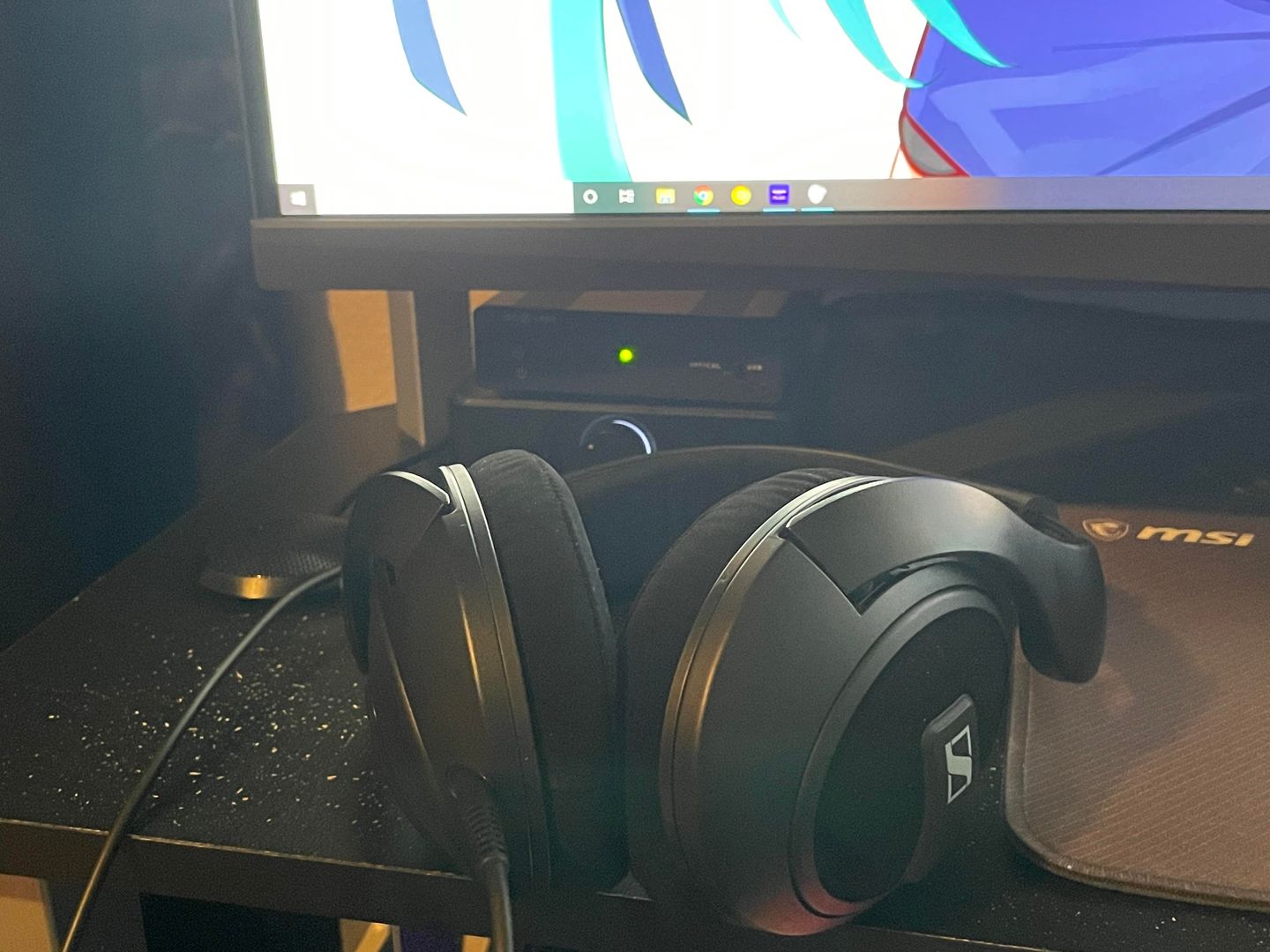 First Headphone set! (HD569) | Scrolller