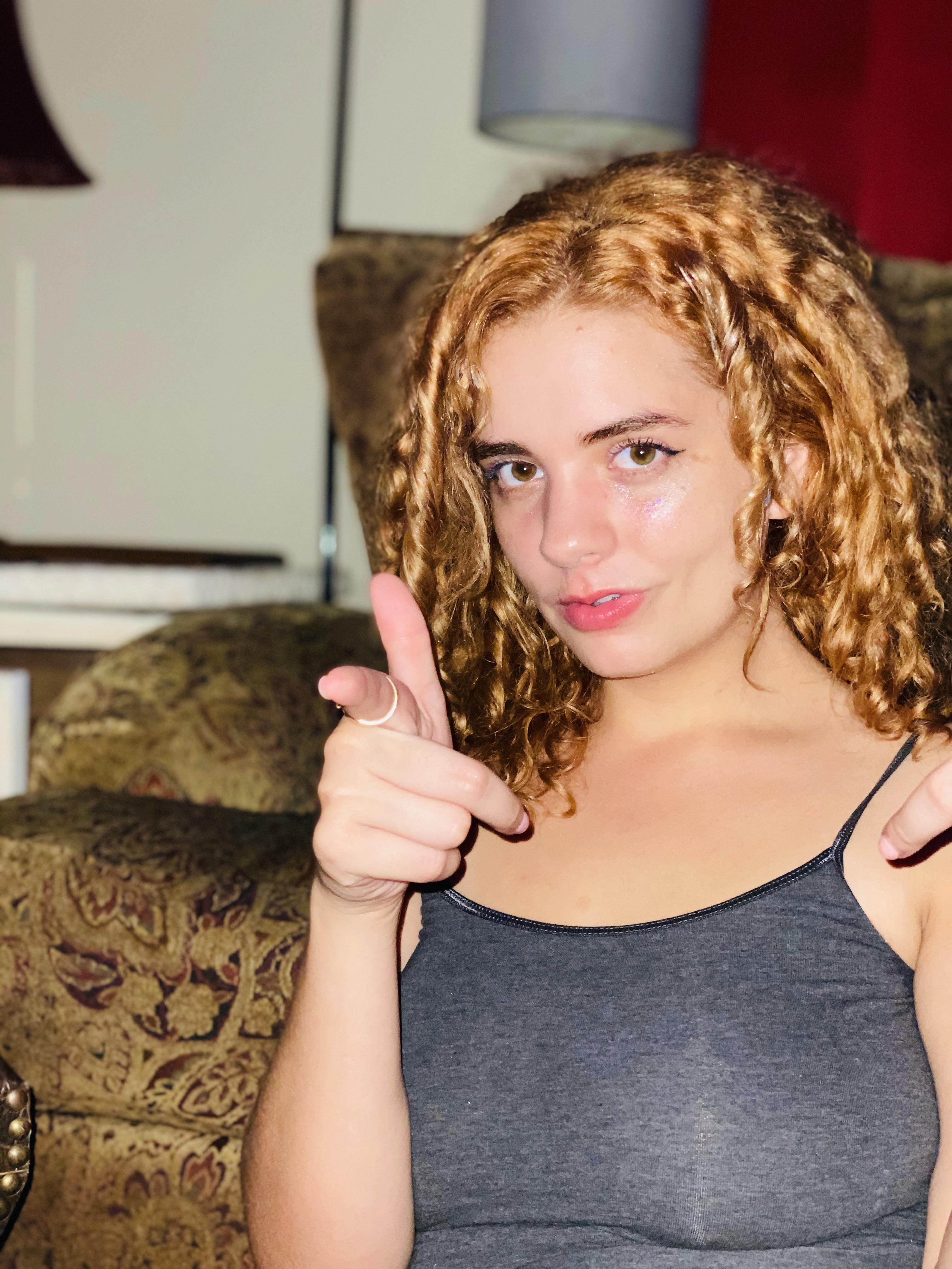 First impressions ft. my silly pose ? | Scrolller