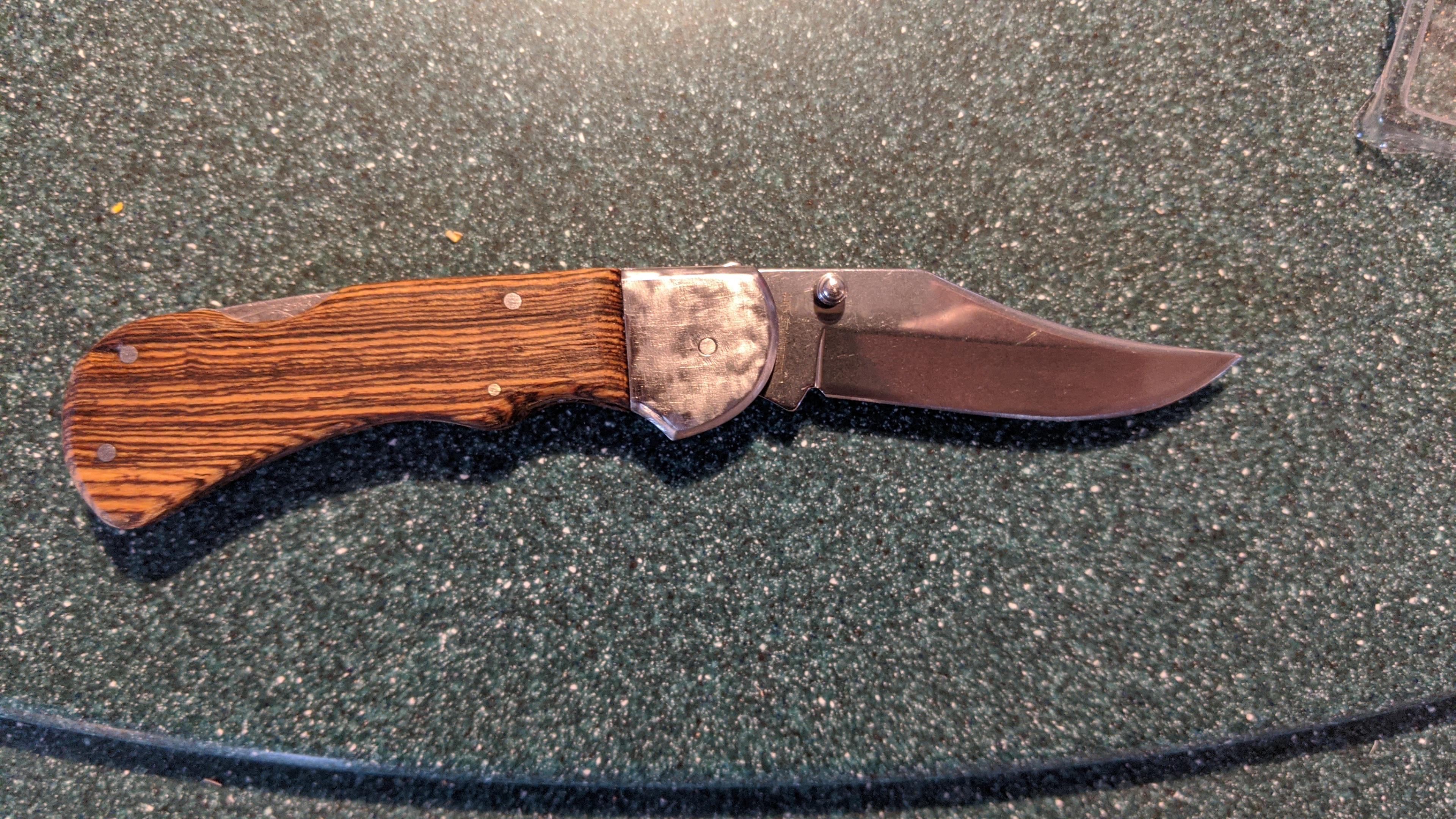 First knife I've made. It was a Christmas present for my brother who collects pocket knives ...