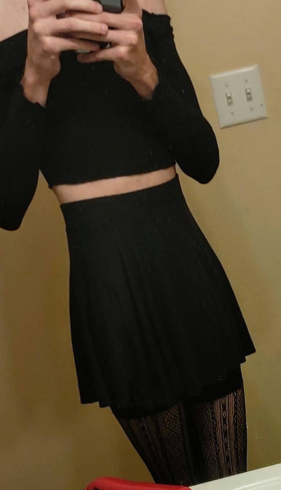 First picture of me dressed up! Felt really cute and wanted to share! 😊 | Scrolller