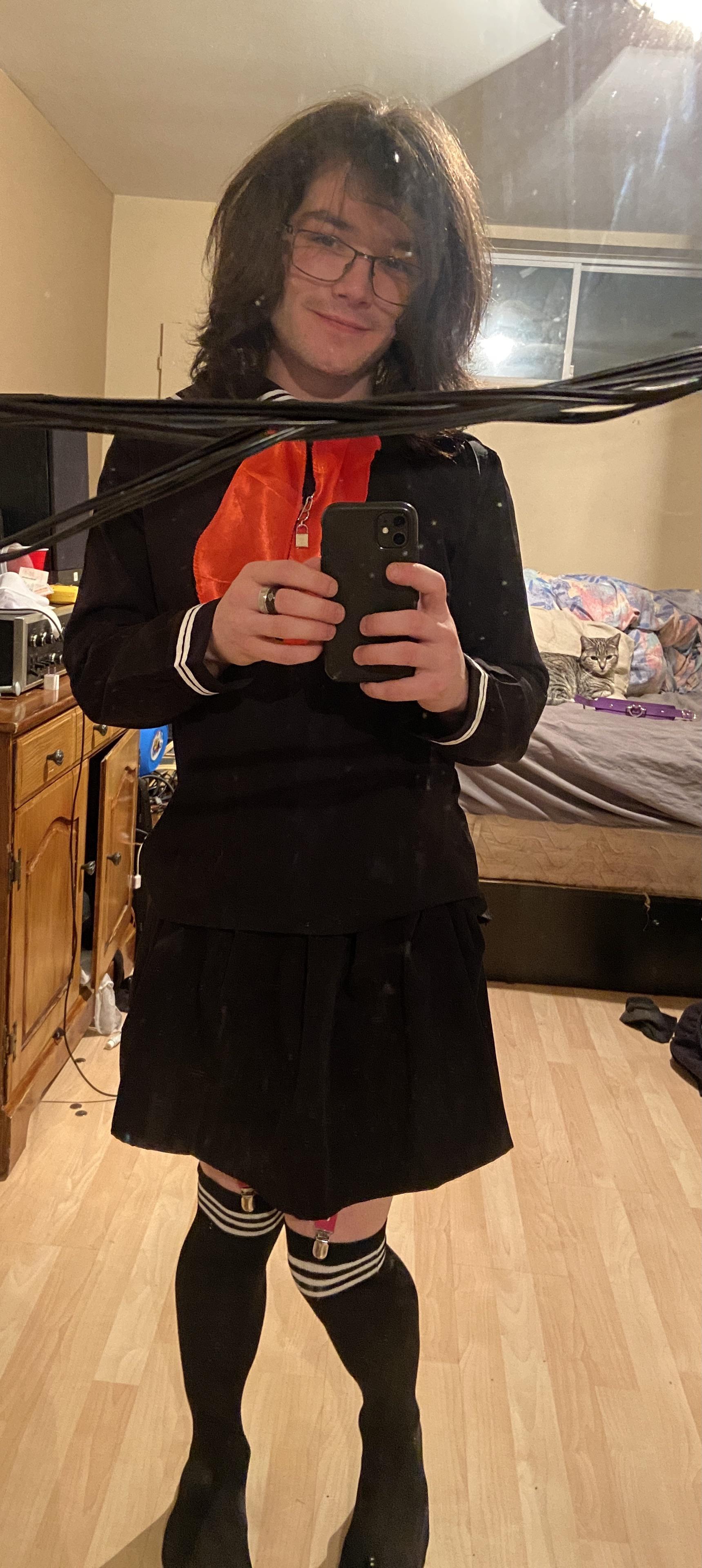 First post ever on reddit 🥺Felt cute mommy wanted to see me dress up today | Scrolller