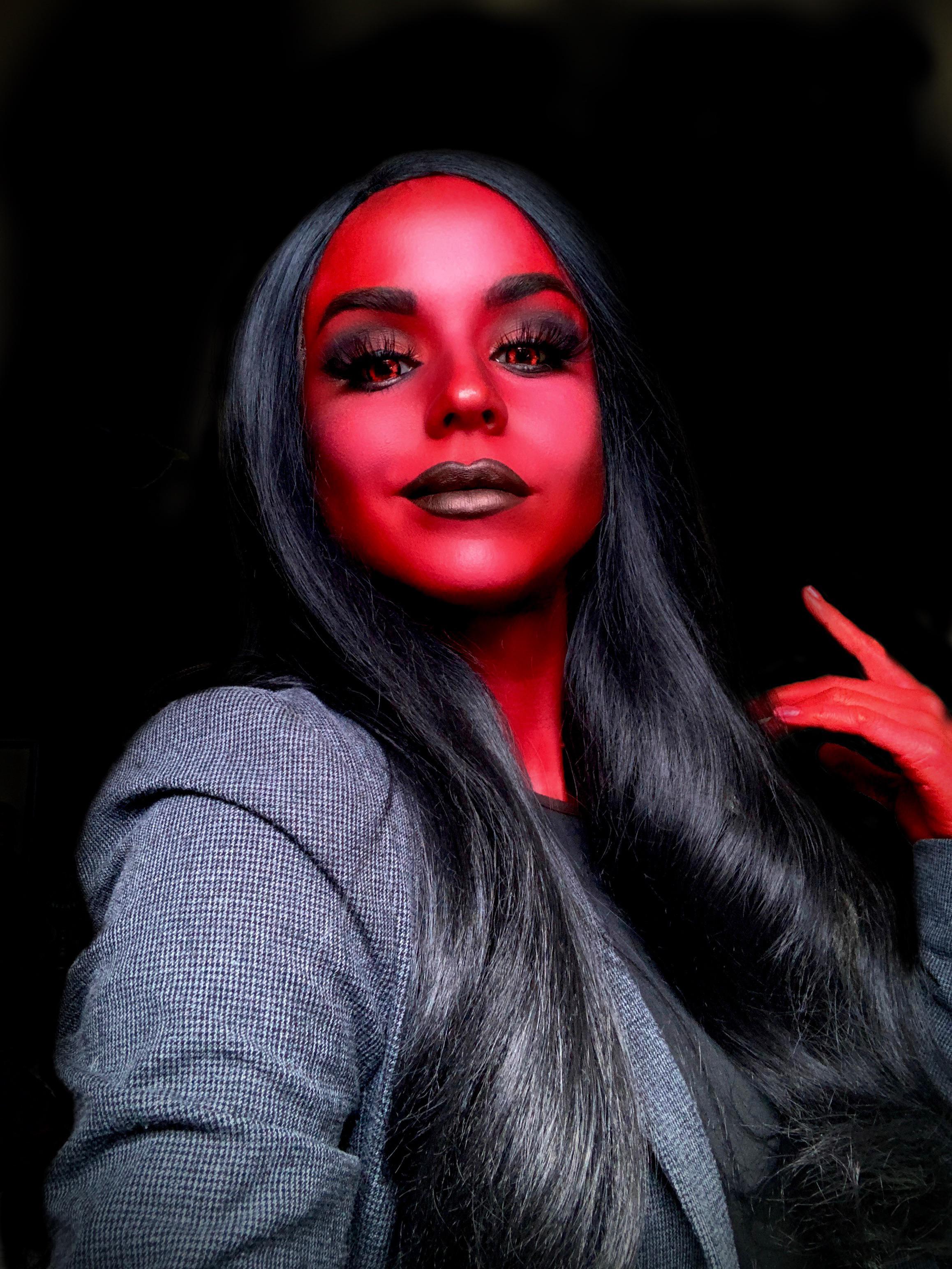 First time playing with face paint! | Scrolller