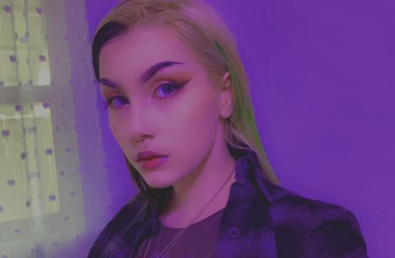 Eyeliner sharp - come closer if you want a slice 🔪👻 | Scrolller