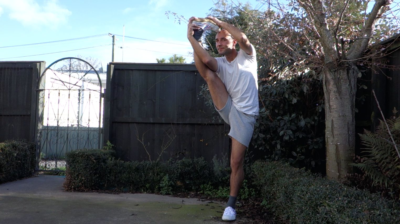 First time trying Head to Toe while standing | Scrolller