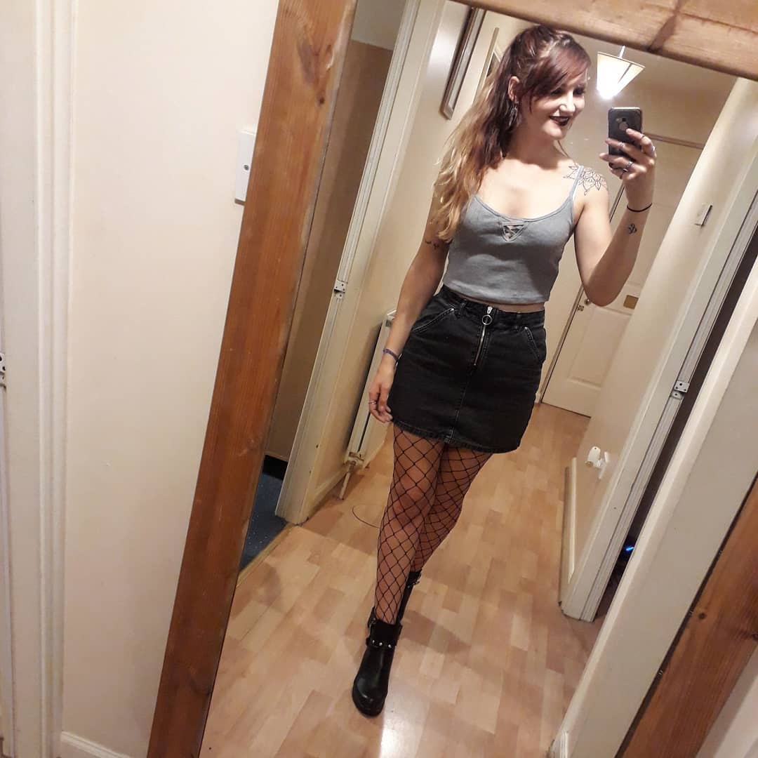 fishnet friday | Scrolller