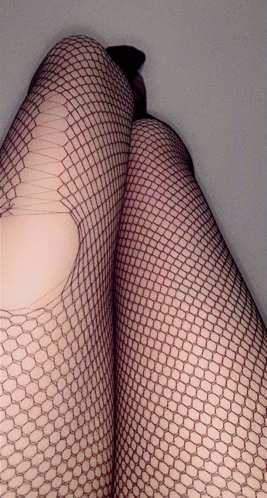 fishnet thighs | Scrolller