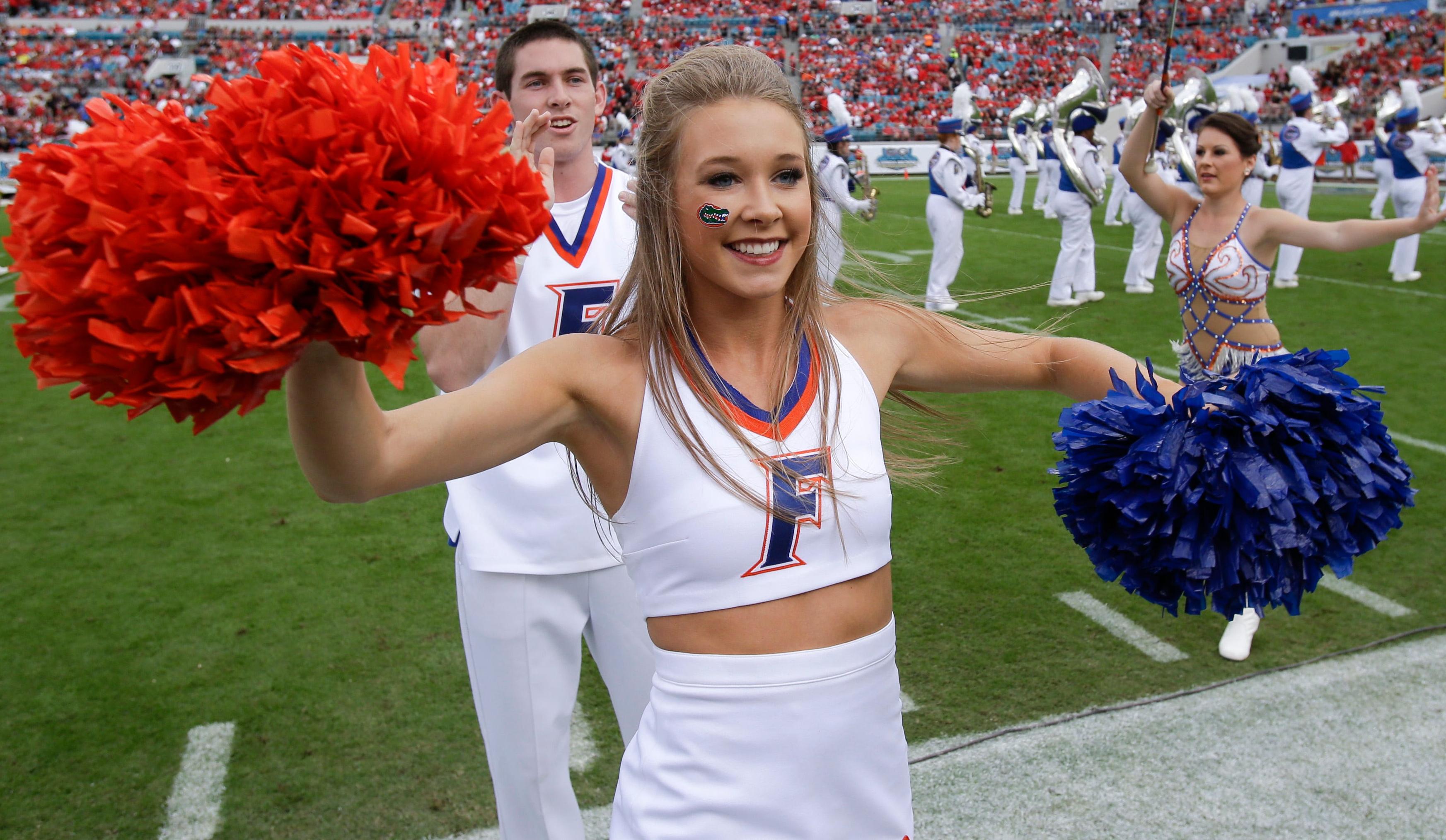 Florida Gators cheerleader | Scrolller