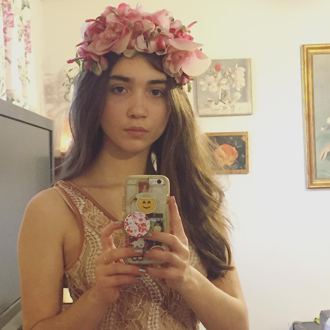 Flower Crown | Scrolller