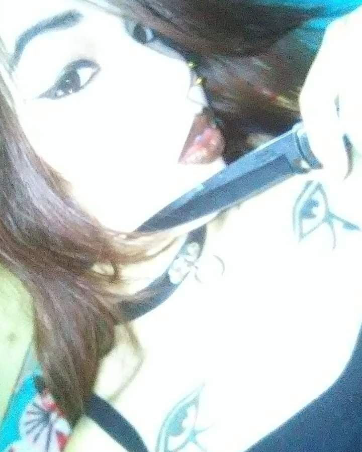 For the love of knife play 💋 | Scrolller