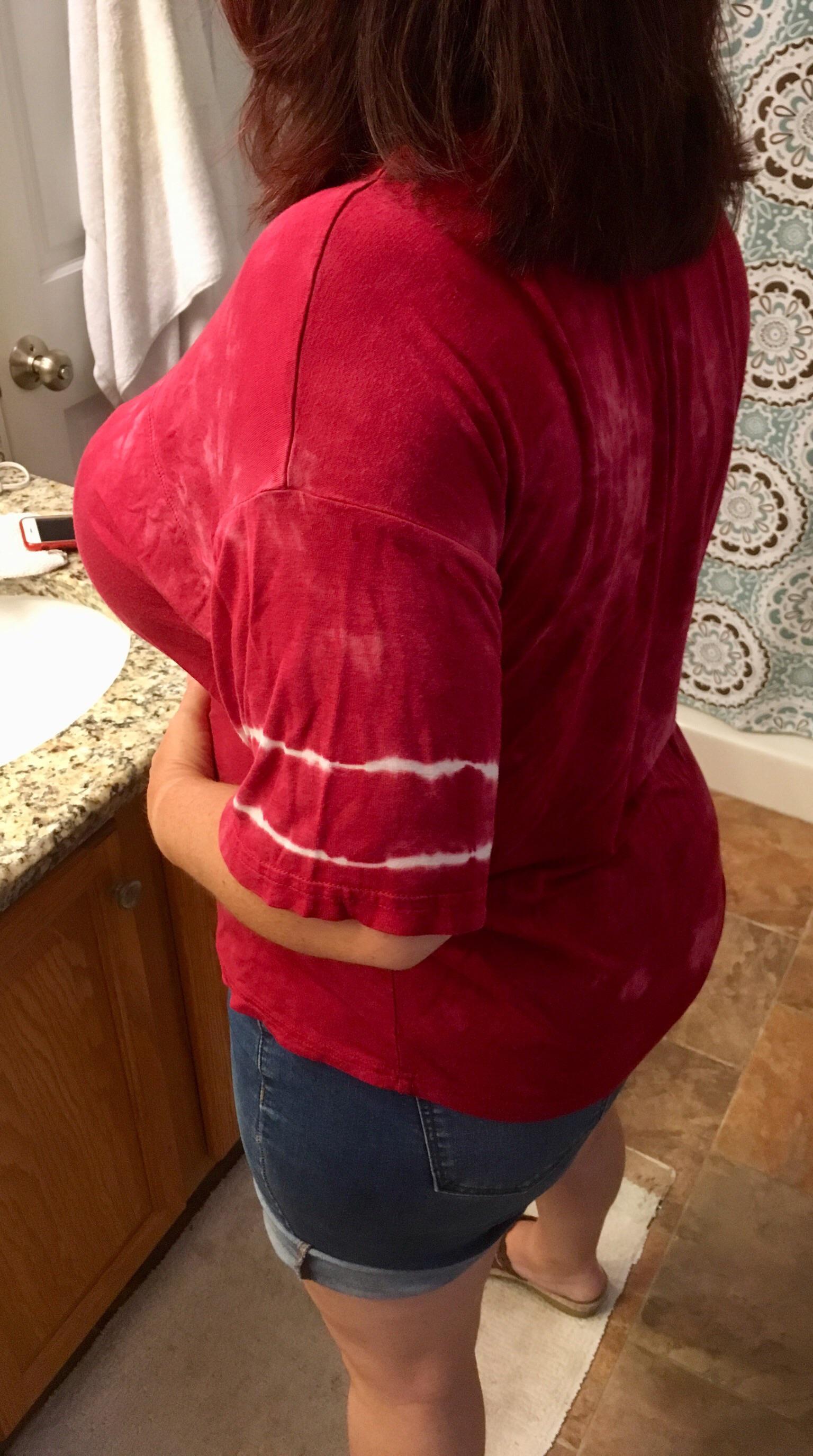 Forecast: Sunny with lots of curves. 😈 ️ | Scrolller