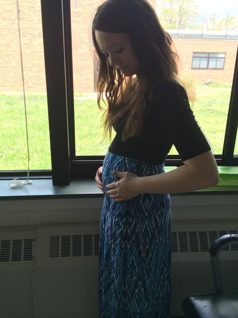 Form-fitting dress | Scrolller