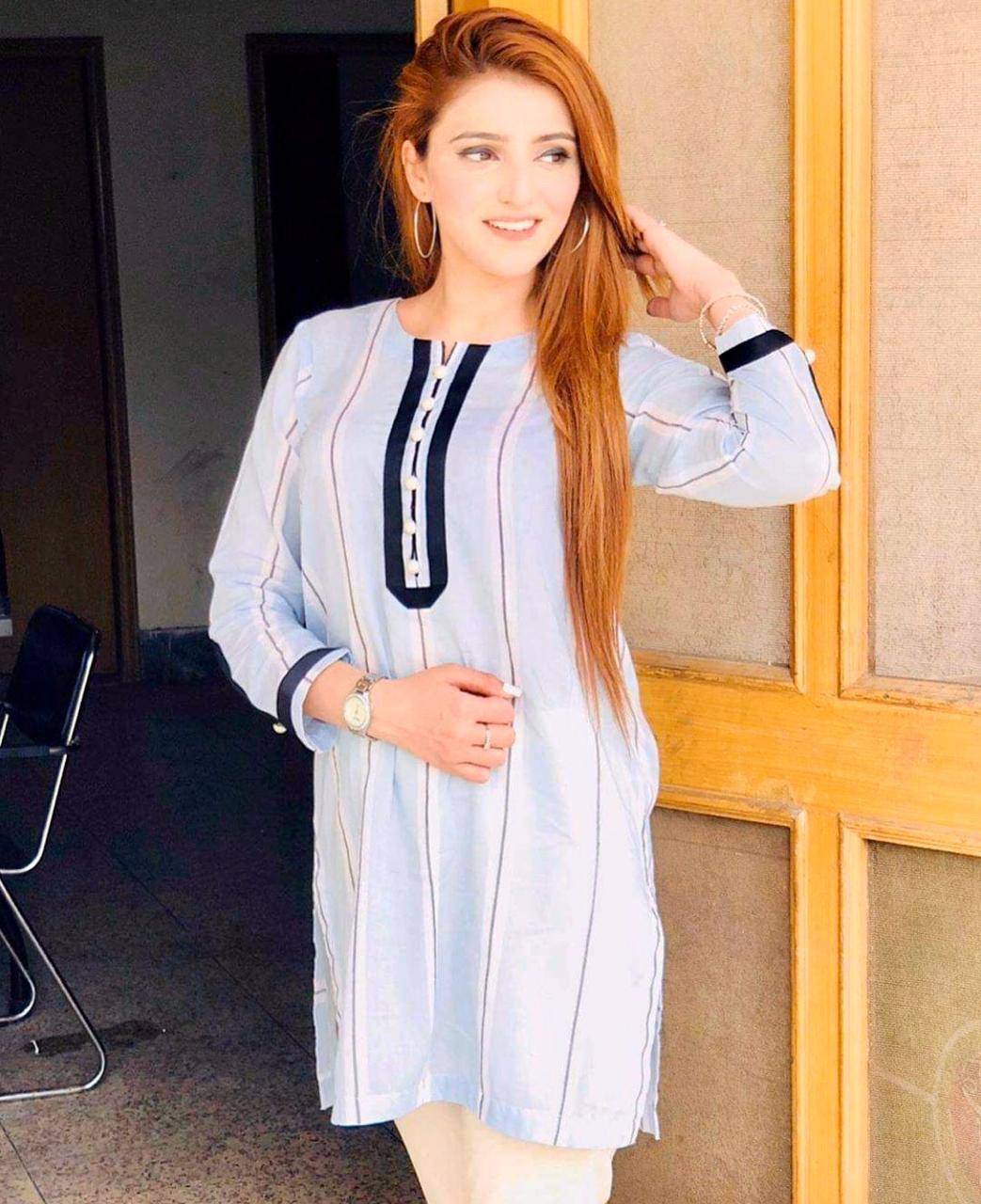 Former news anchor. No nudes but good pics in album | Scrolller