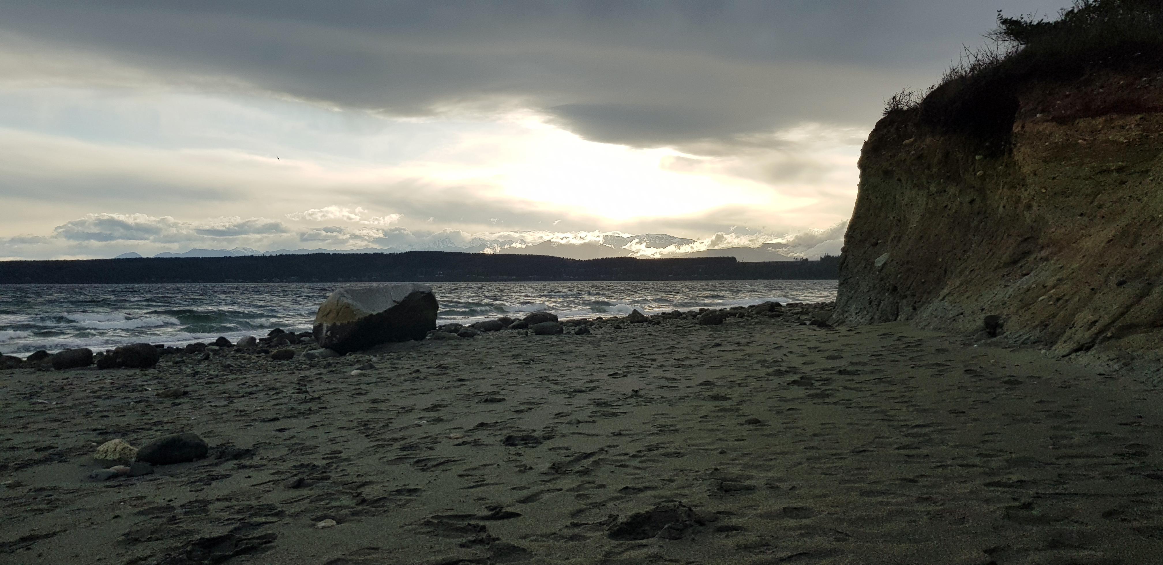 Foul Weather Bluff, Washington | Scrolller