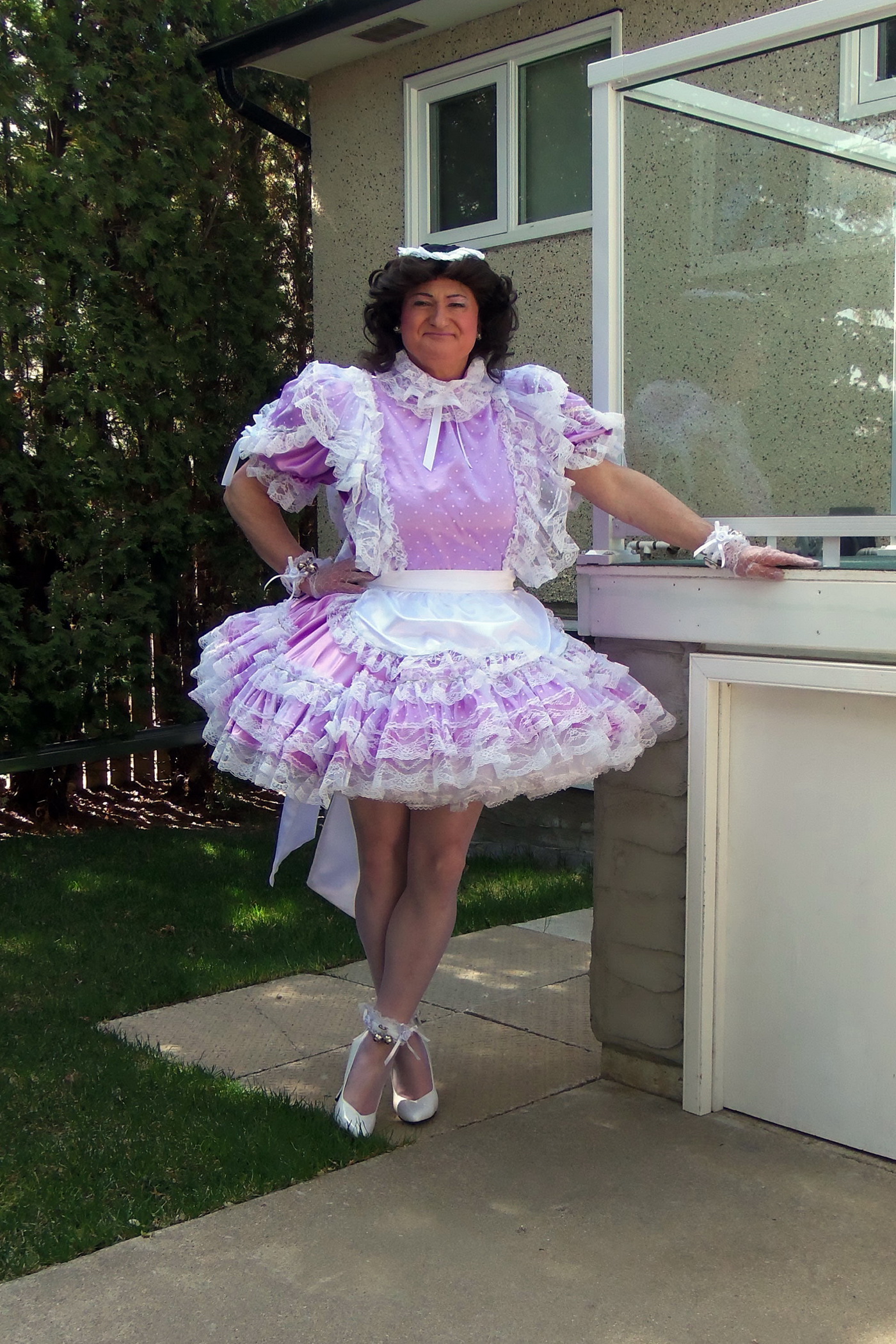 French Maid | Scrolller