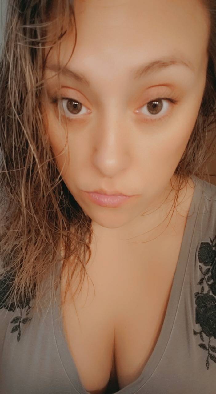 Fresh out of the shower😜 | Scrolller