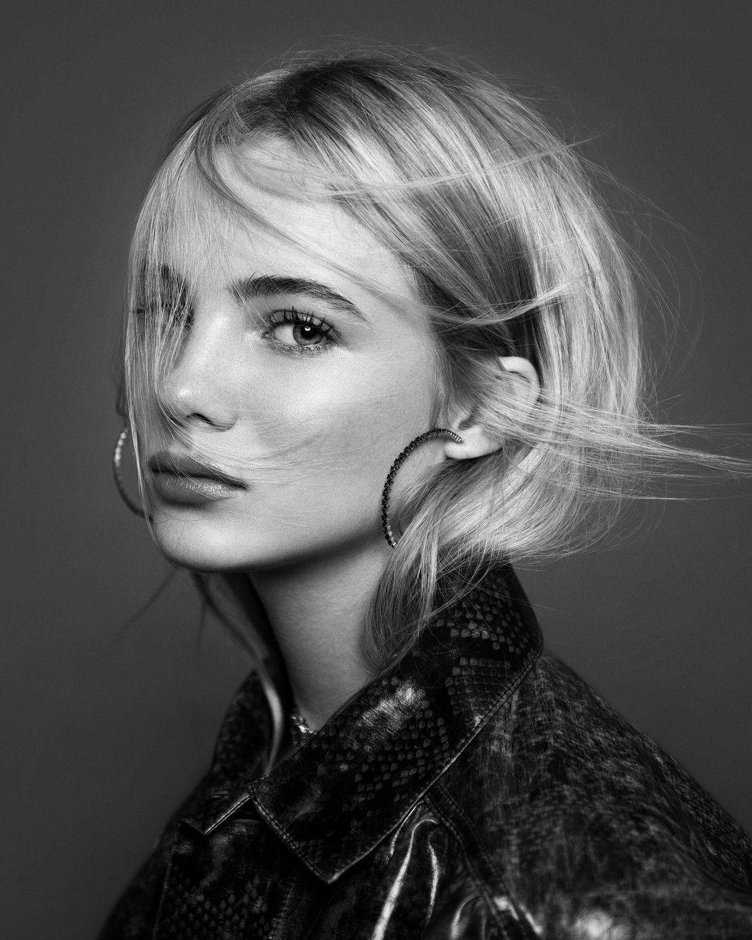 Freya Allan | Scrolller