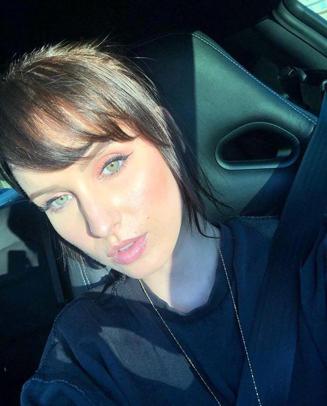 From her alt | Scrolller