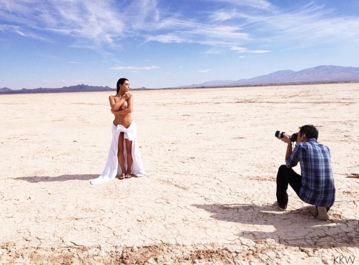 From her desert photo shoot. Need higher quality. | Scrolller