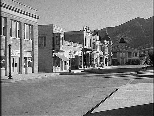 From the Twilight Zone episode “Where is Everybody” | Scrolller