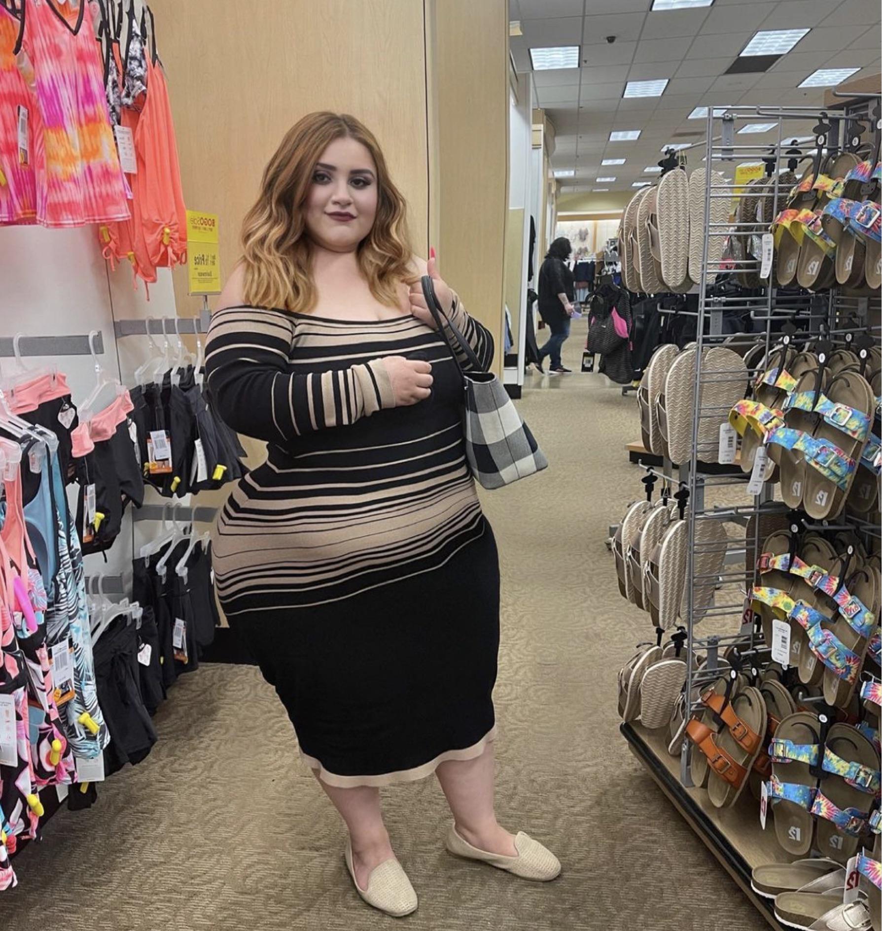 Front view | Scrolller