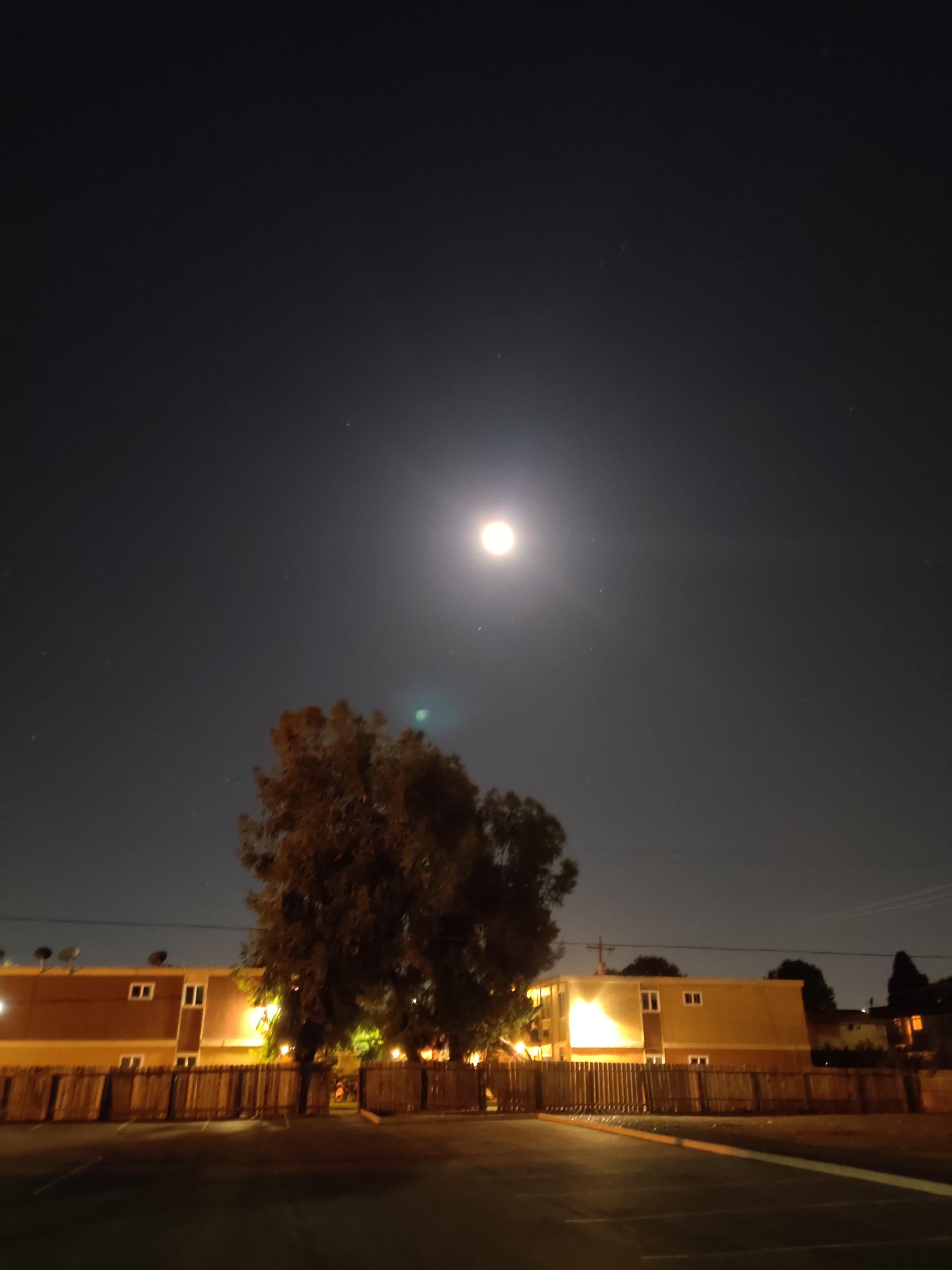 Full moon | Scrolller